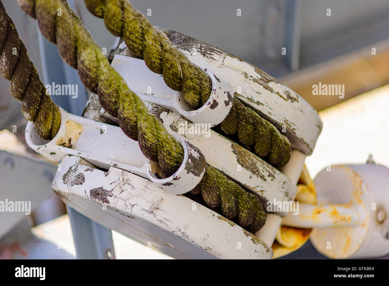 Block tackle on ancient hi-res stock photography and images - Alamy