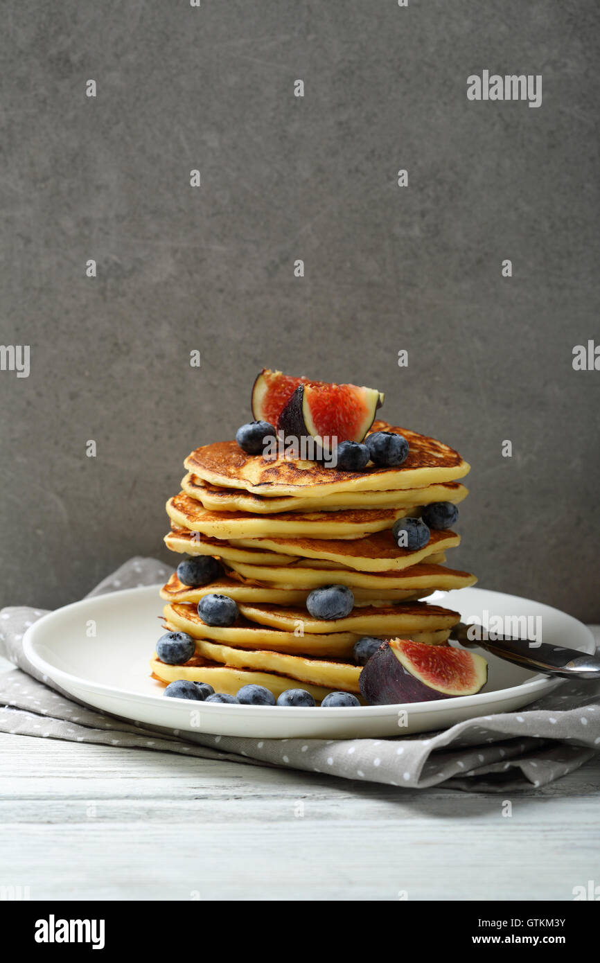 Pancake stack fruit hi-res stock photography and images - Alamy