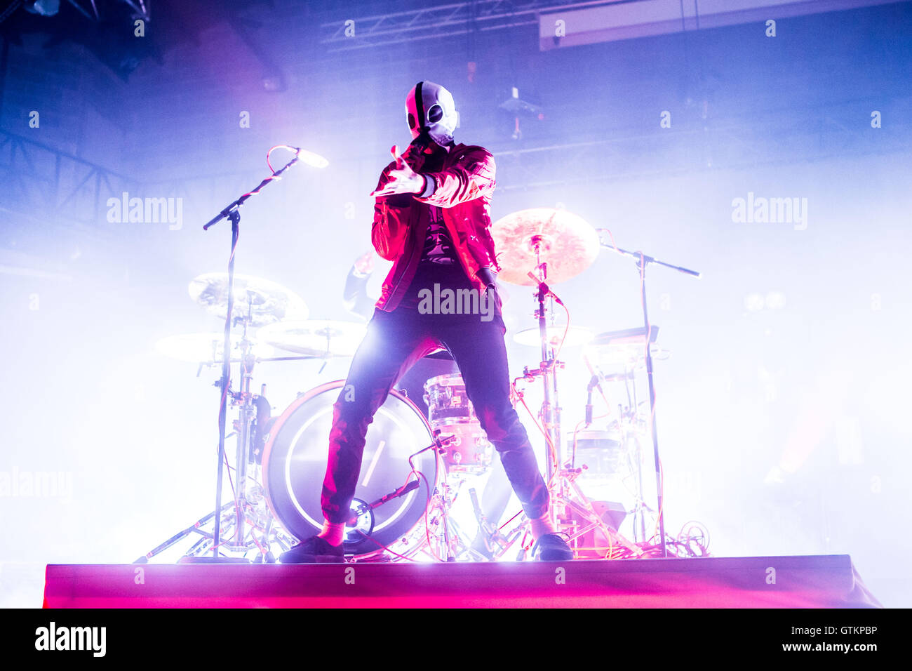 Twenty one pilots blurryface hi-res stock photography and images - Alamy