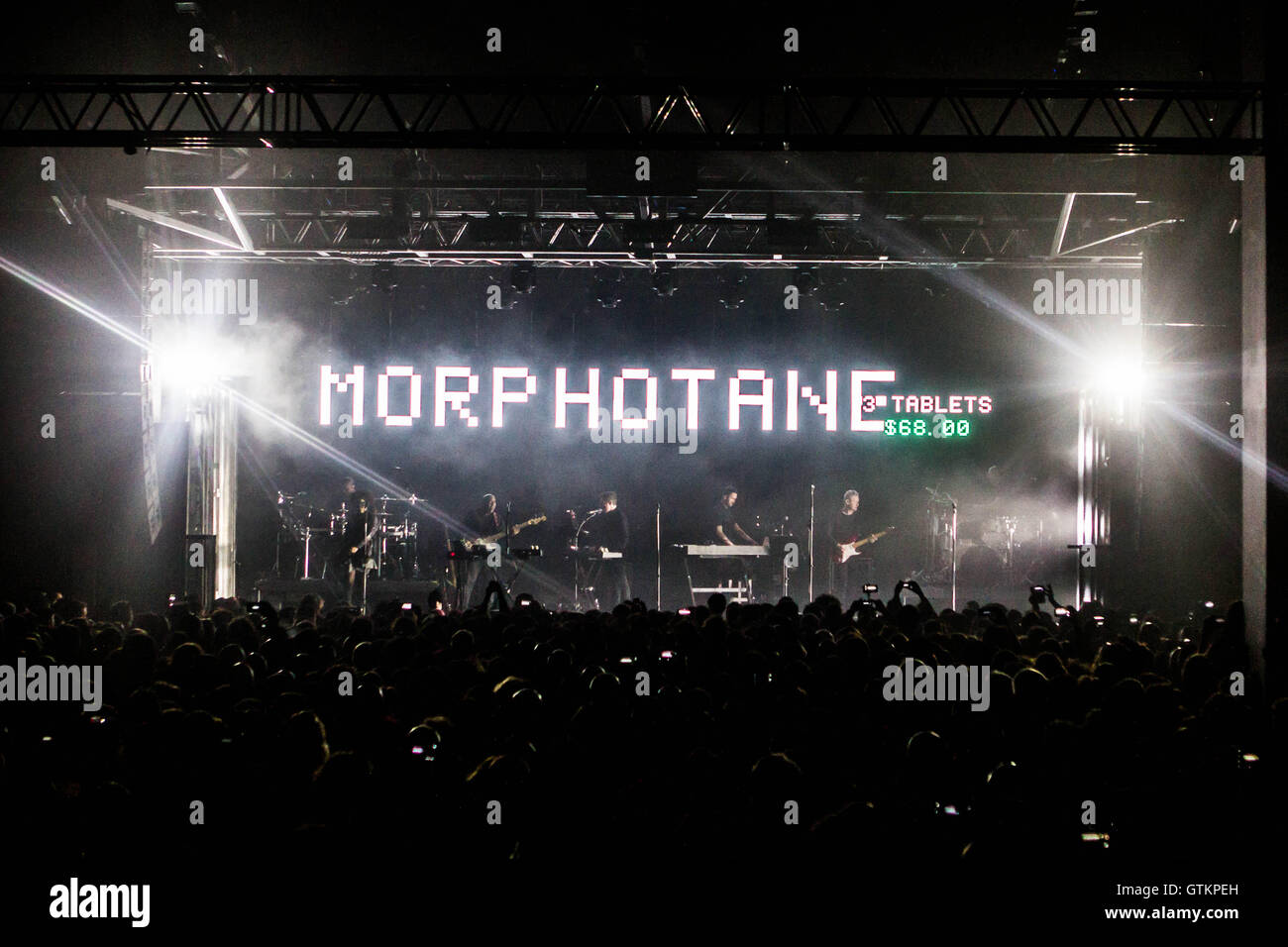 Massive attack band hi-res stock photography and images - Alamy