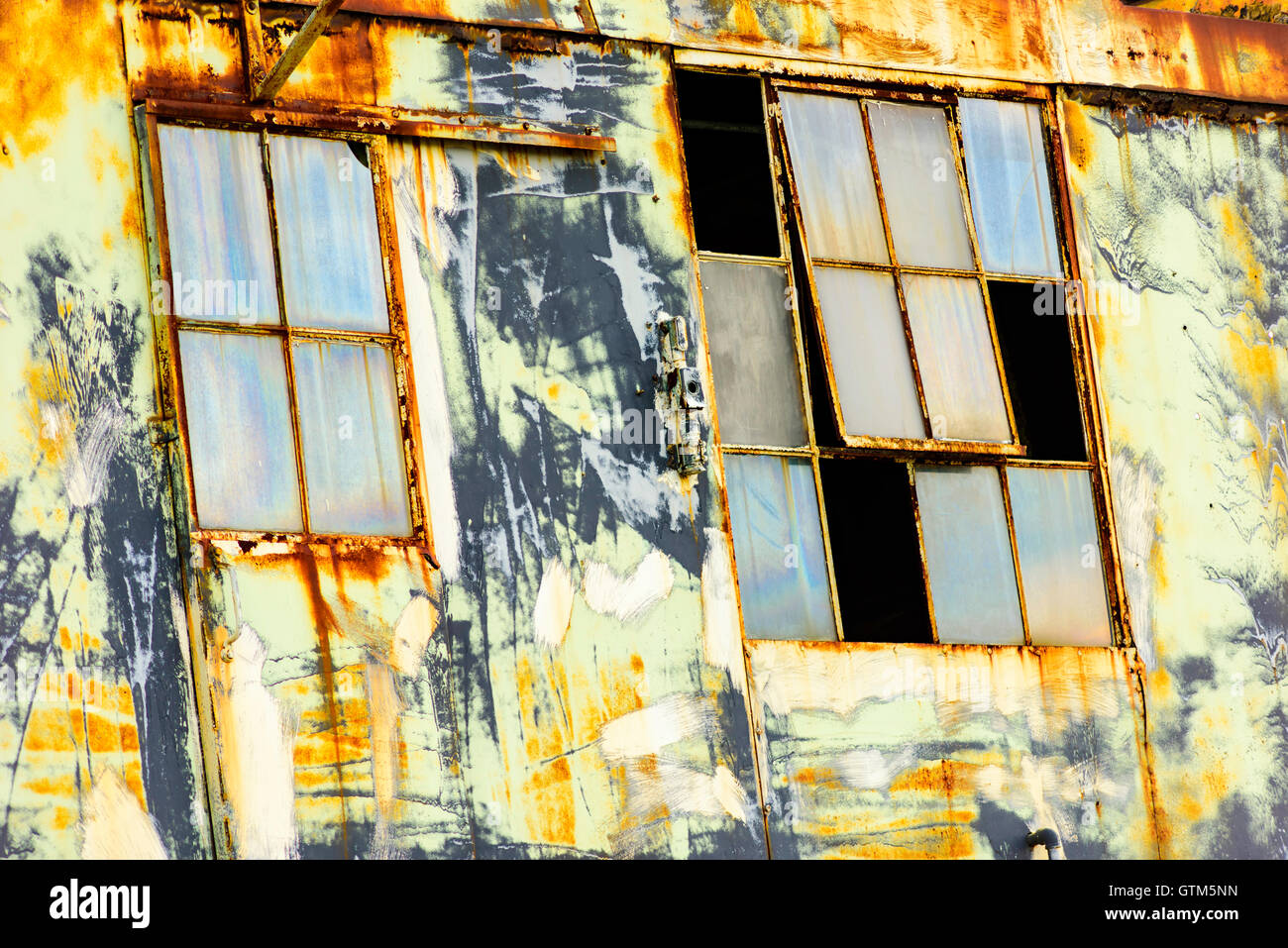 Metal Window Frame Stock Photos & Metal Window Frame Stock Images - Alamy
