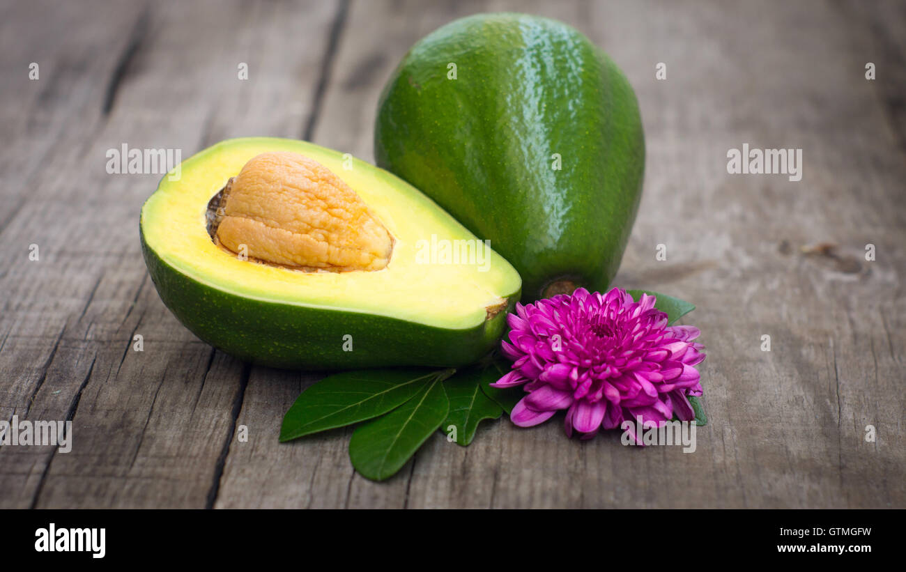 Avacados hi-res stock photography and images - Alamy