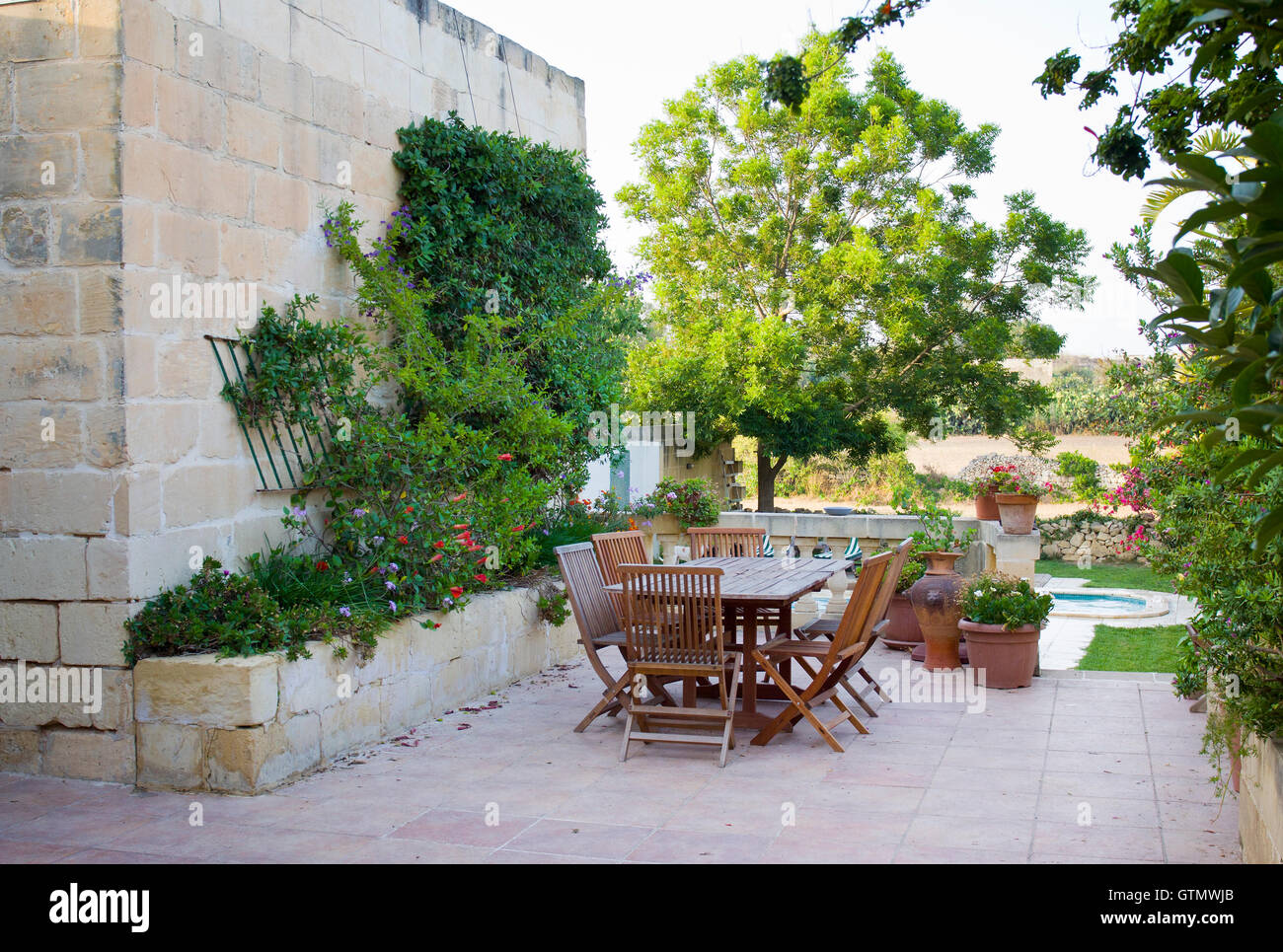 Maltese farmhouse garden Stock Photo - Alamy