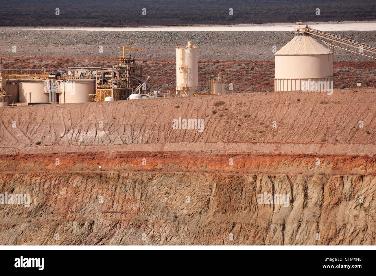 Open cut gold mine, Gwalia Western Australia Stock Photo - Alamy
