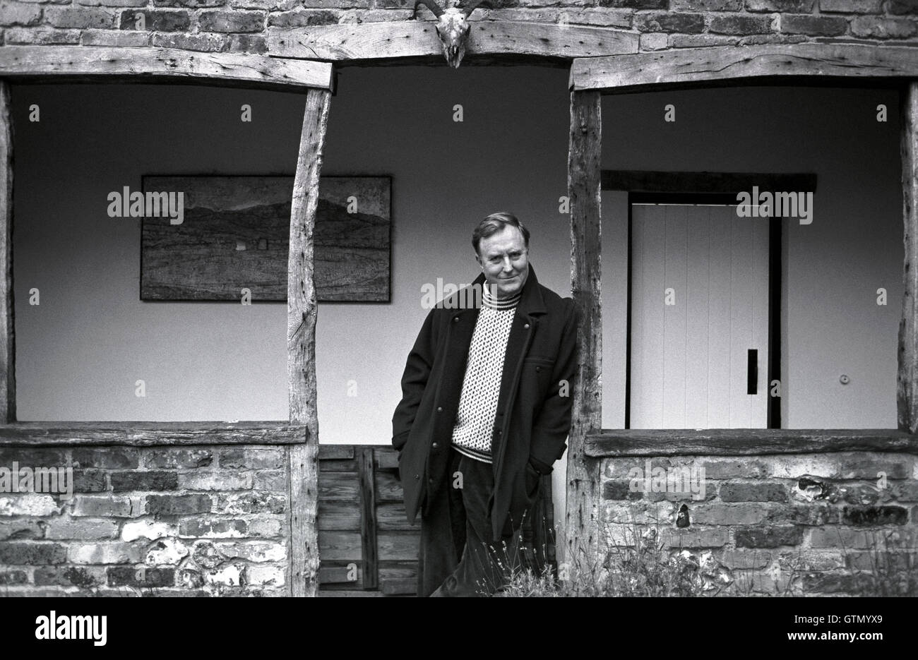 English actor Robert Hardy Stock Photo - Alamy