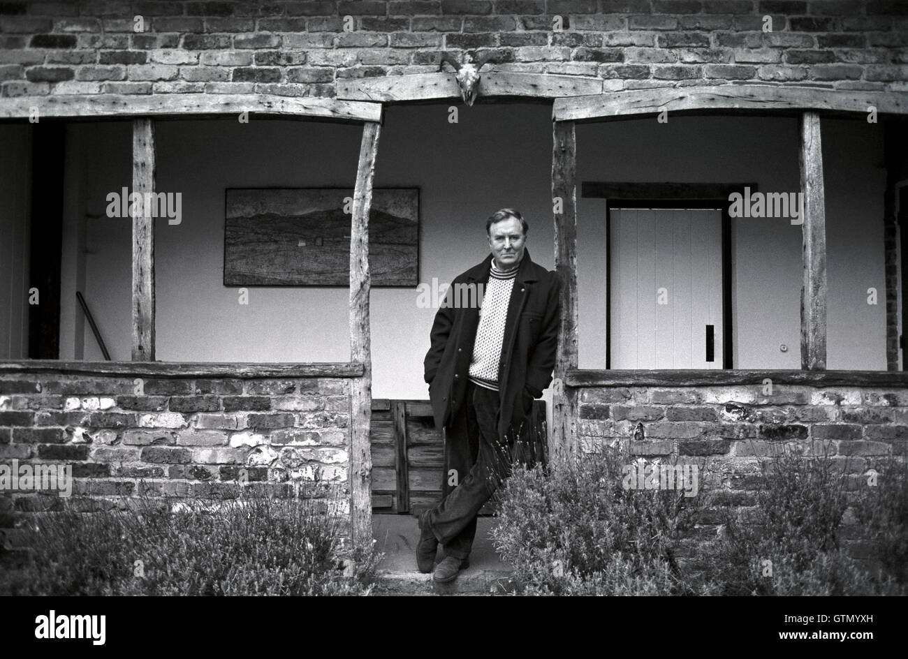 English actor Robert Hardy Stock Photo - Alamy
