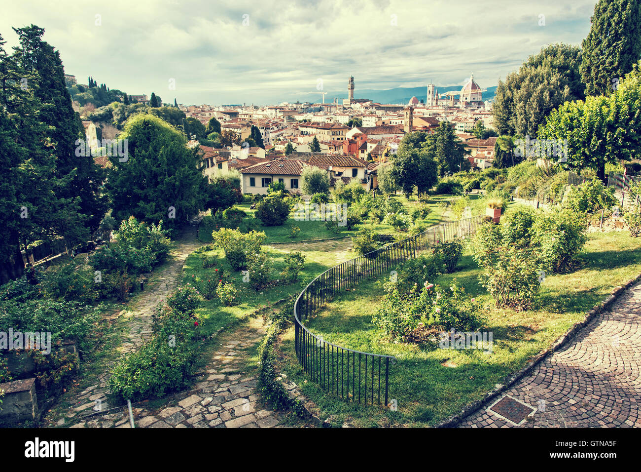 Retro del giardino hi-res stock photography and images - Alamy