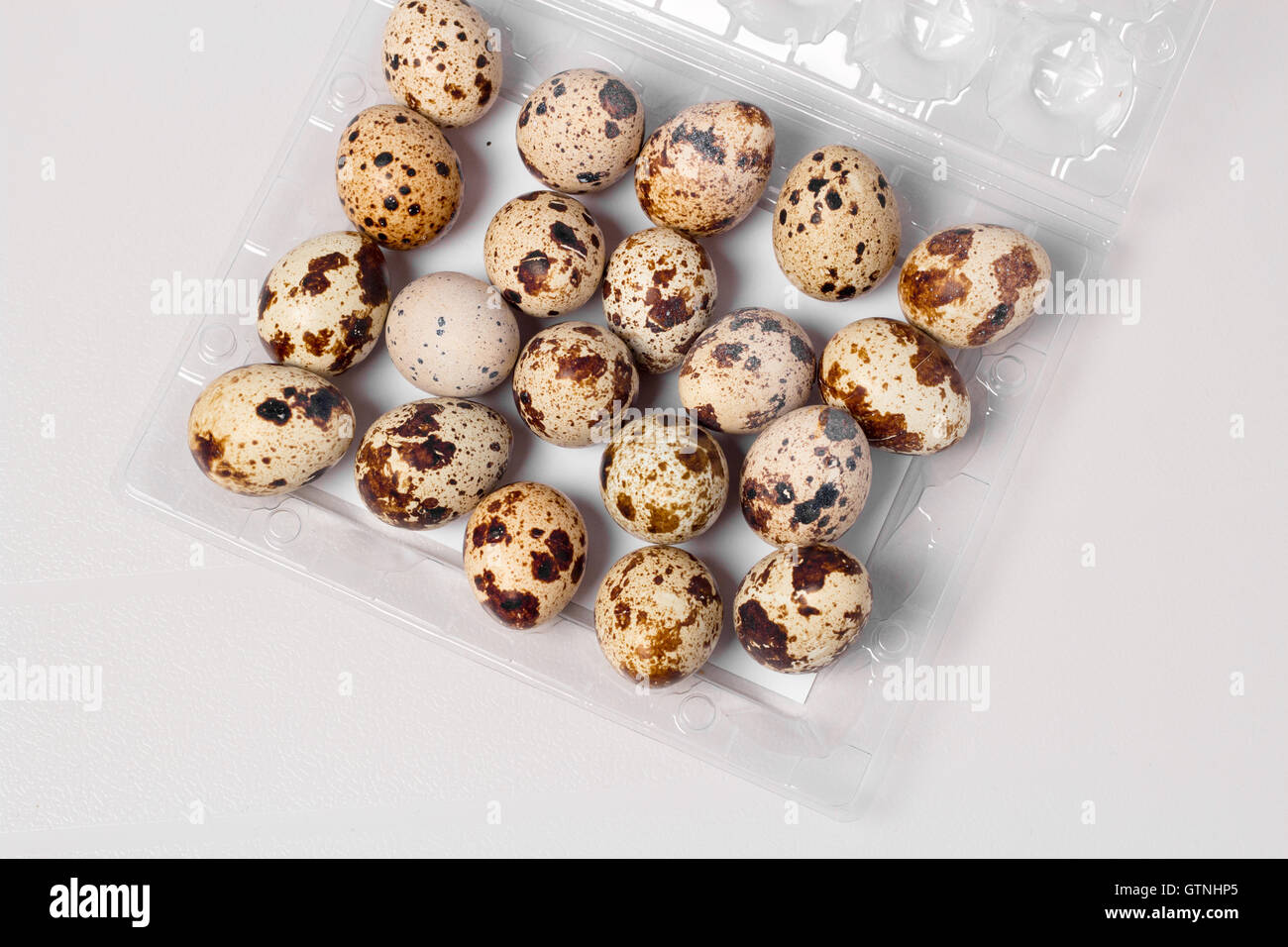 Egg quails hi-res stock photography and images - Alamy