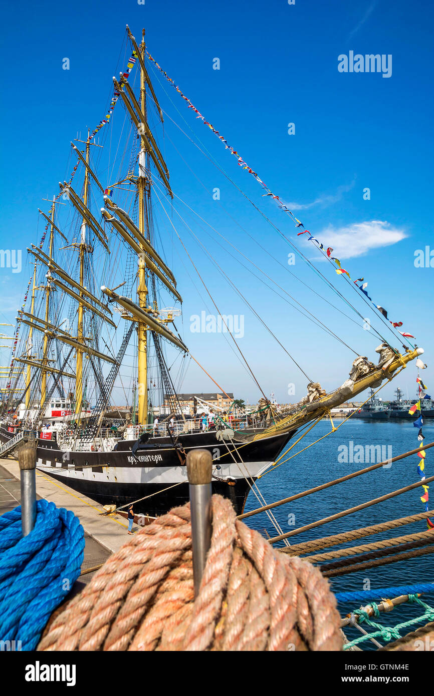 Tall ships regatta hi-res stock photography and images - Alamy
