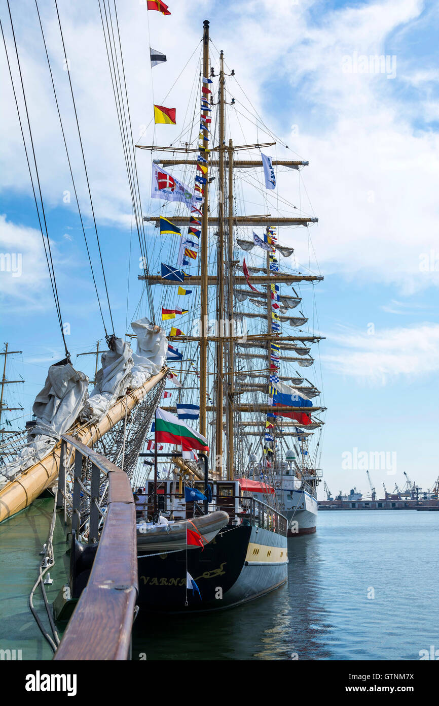 Tall ships regatta hi-res stock photography and images - Alamy