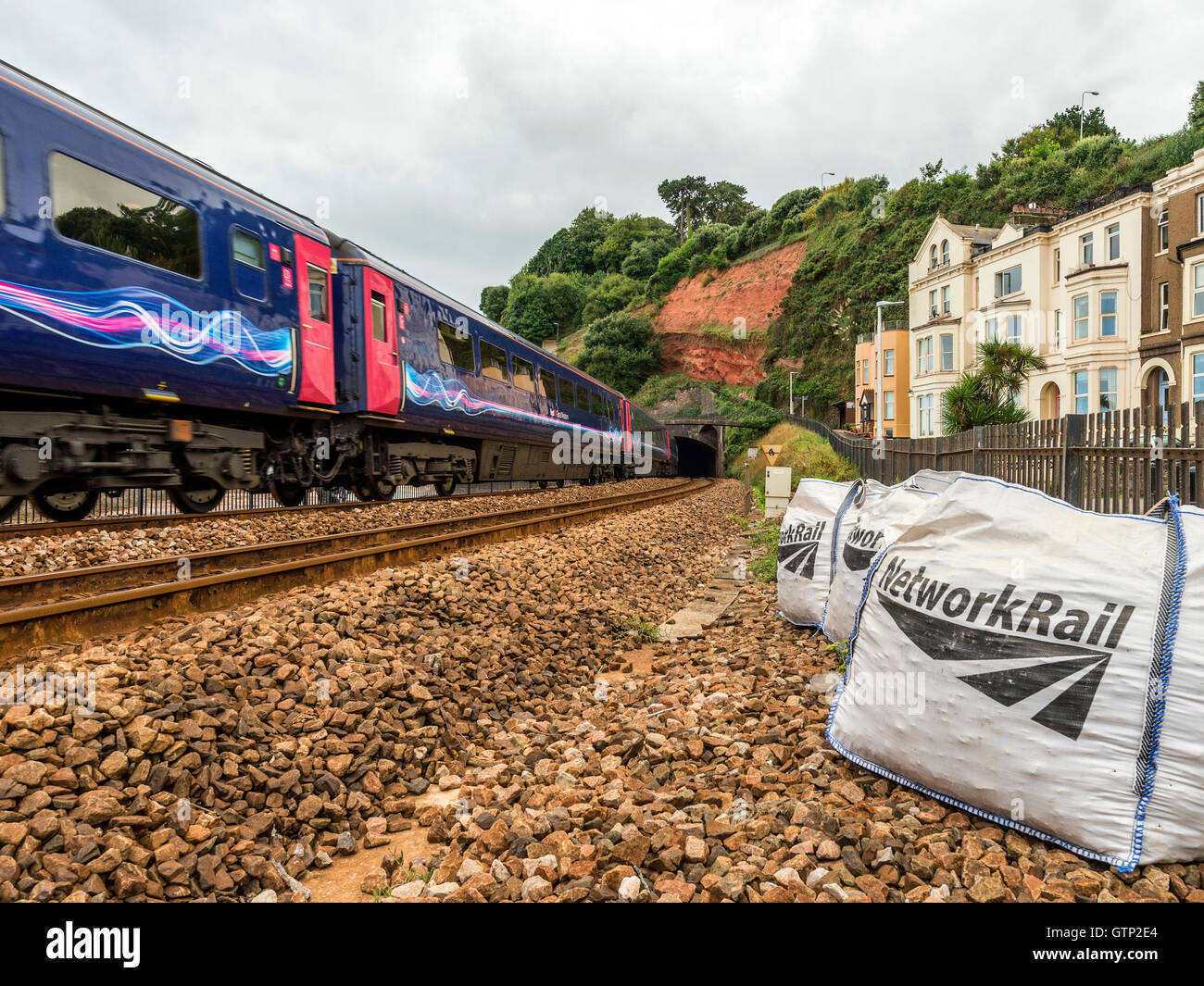 Coastal rail line at dawlish hi-res stock photography and images - Alamy