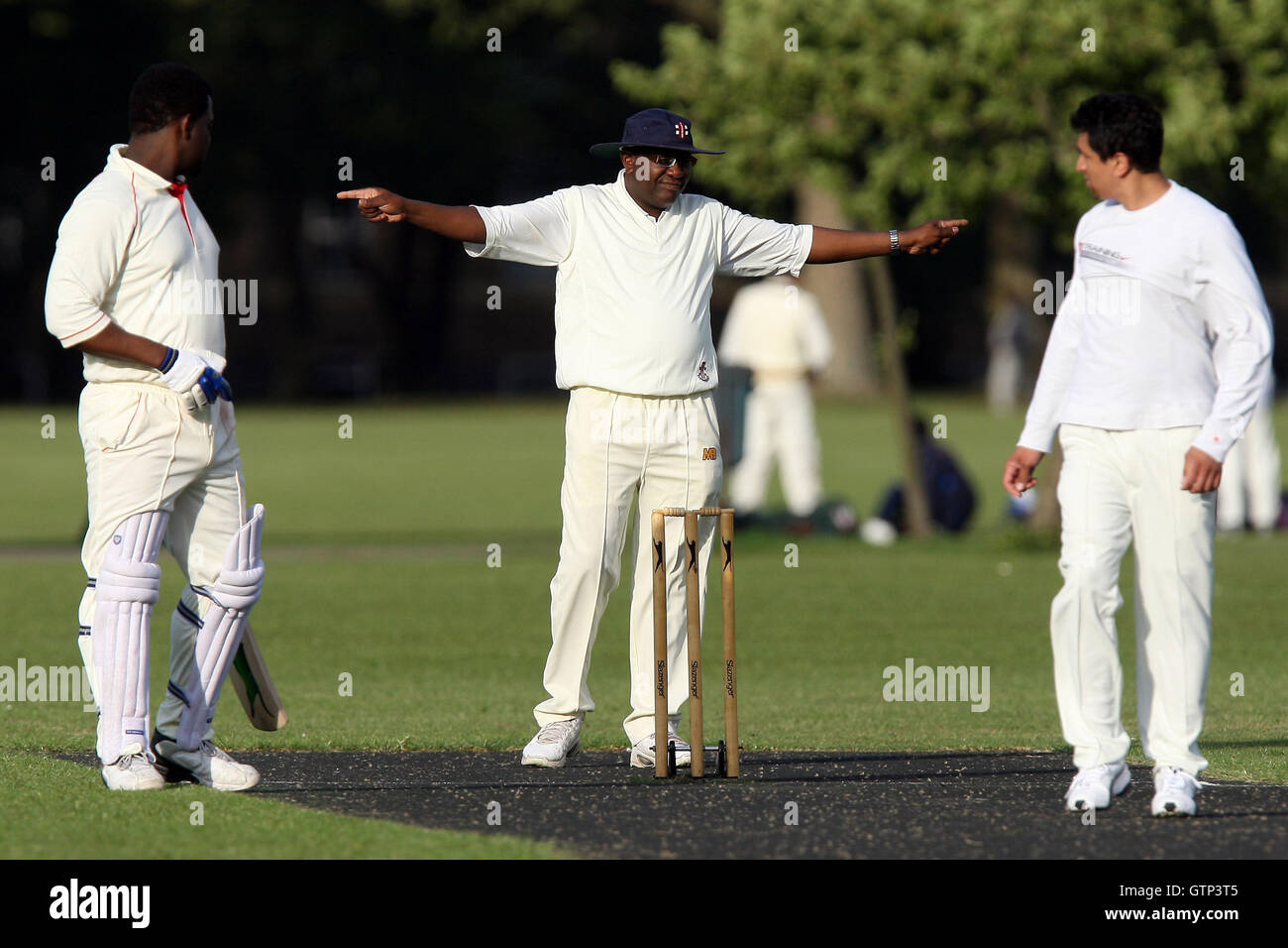 Contenders CC vs East London CCC - Victoria Park Community Cricket ...