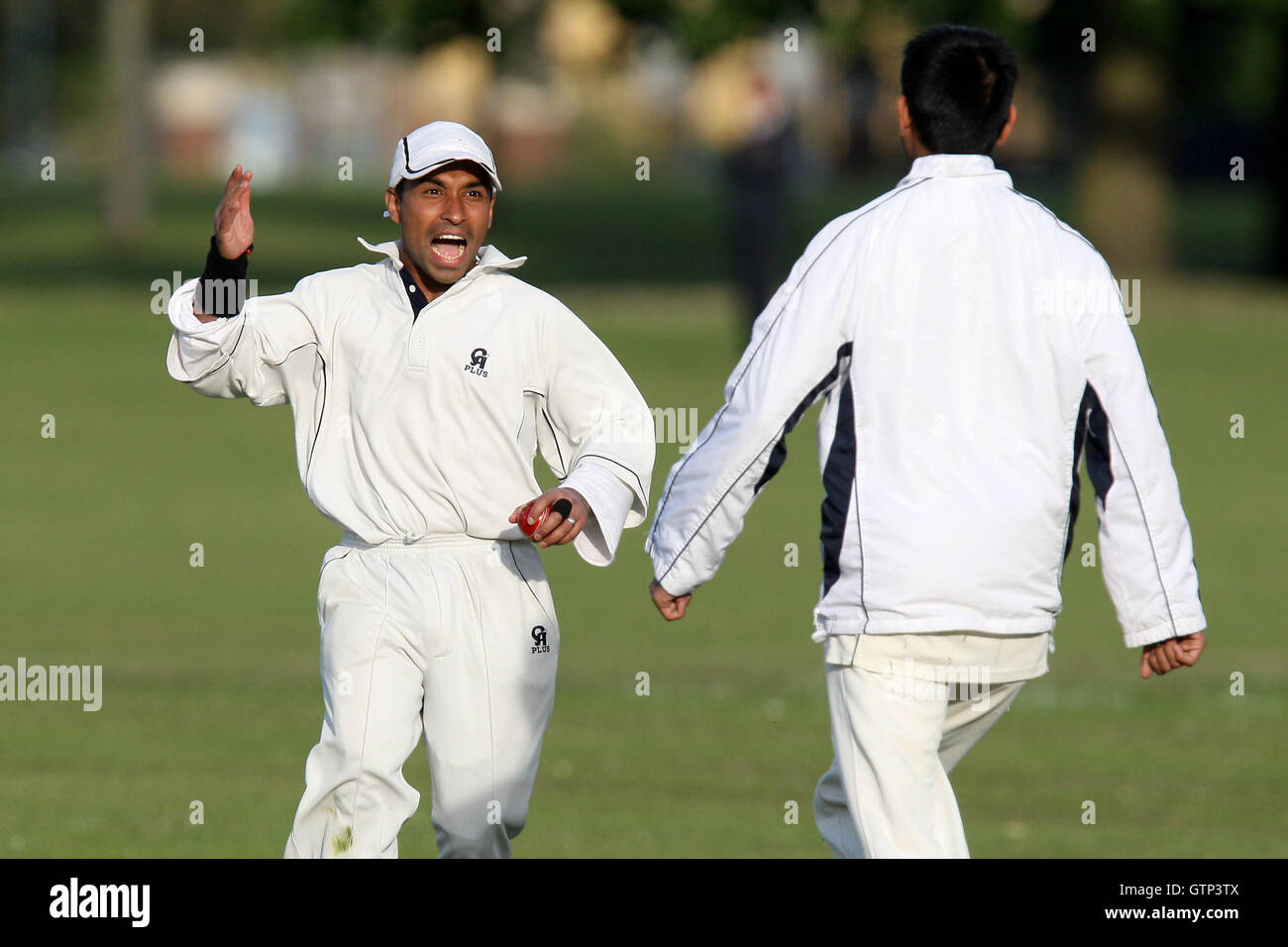 Contenders CC vs East London CCC - Victoria Park Community Cricket ...