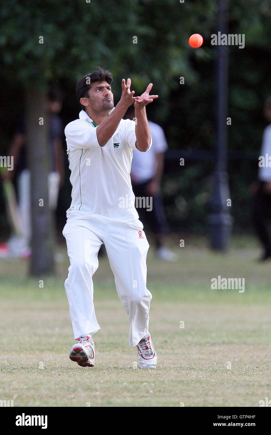 Cricketing skills hi-res stock photography and images - Alamy