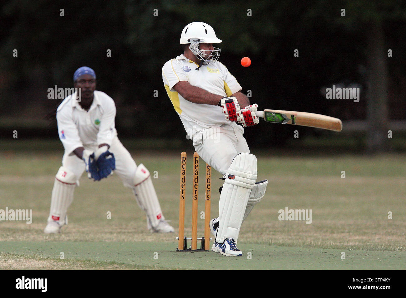 Cricketing skills hi-res stock photography and images - Alamy