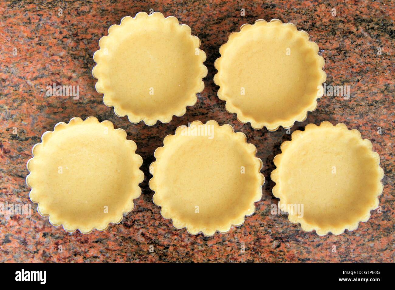 Uncooked cake hi-res stock photography and images - Alamy