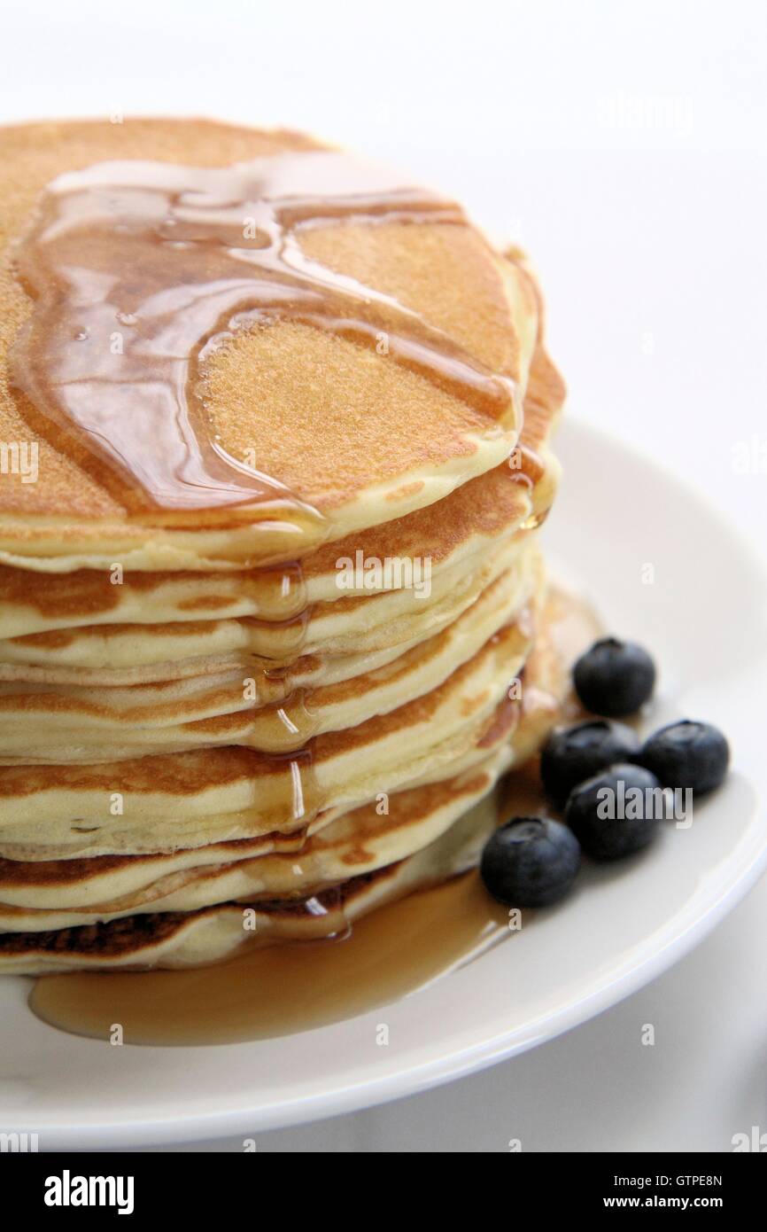 Stack blueberry pancakes maple hi-res stock photography and images - Alamy