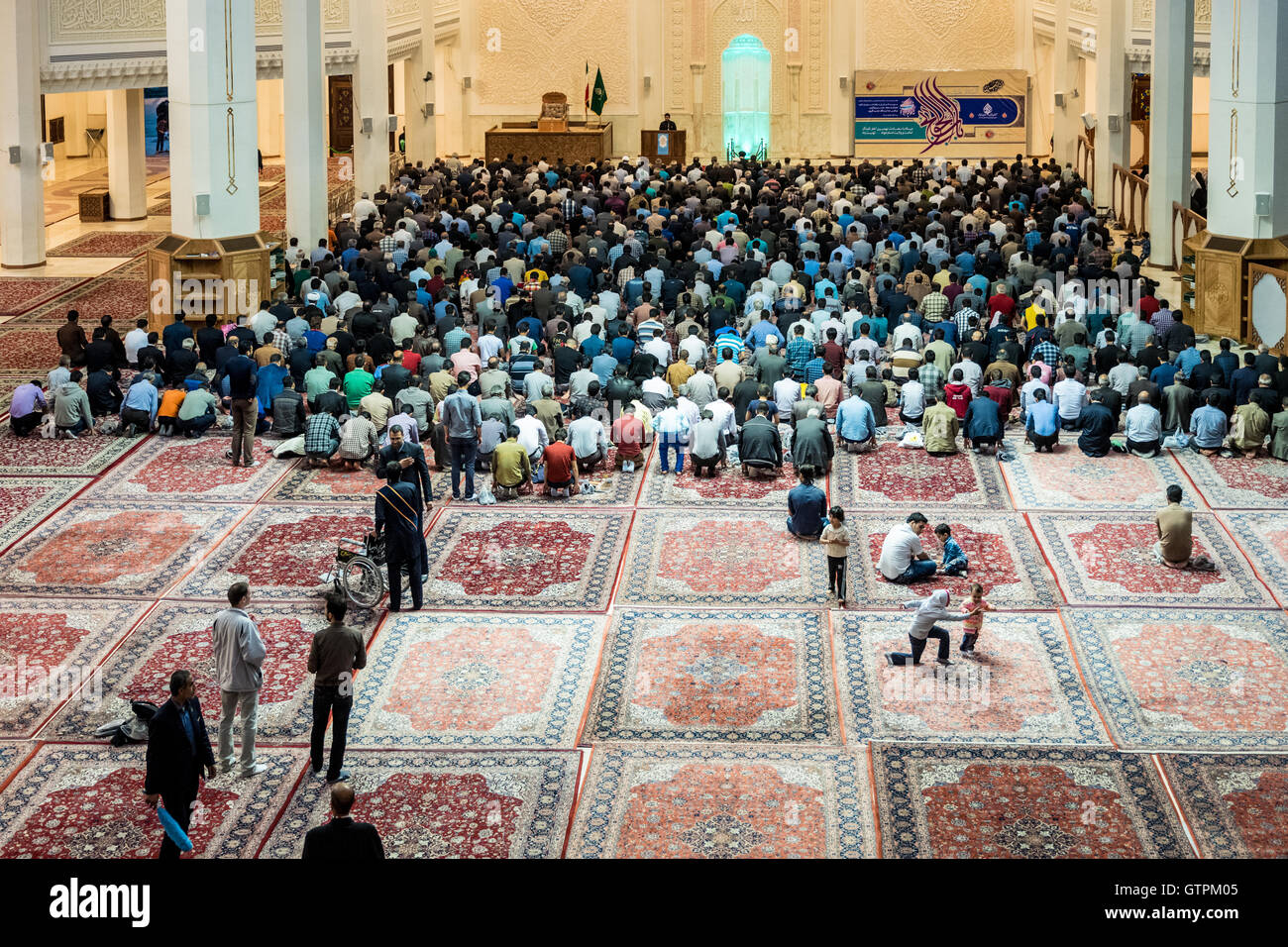 Womens section of mosque hi-res stock photography and images - Alamy