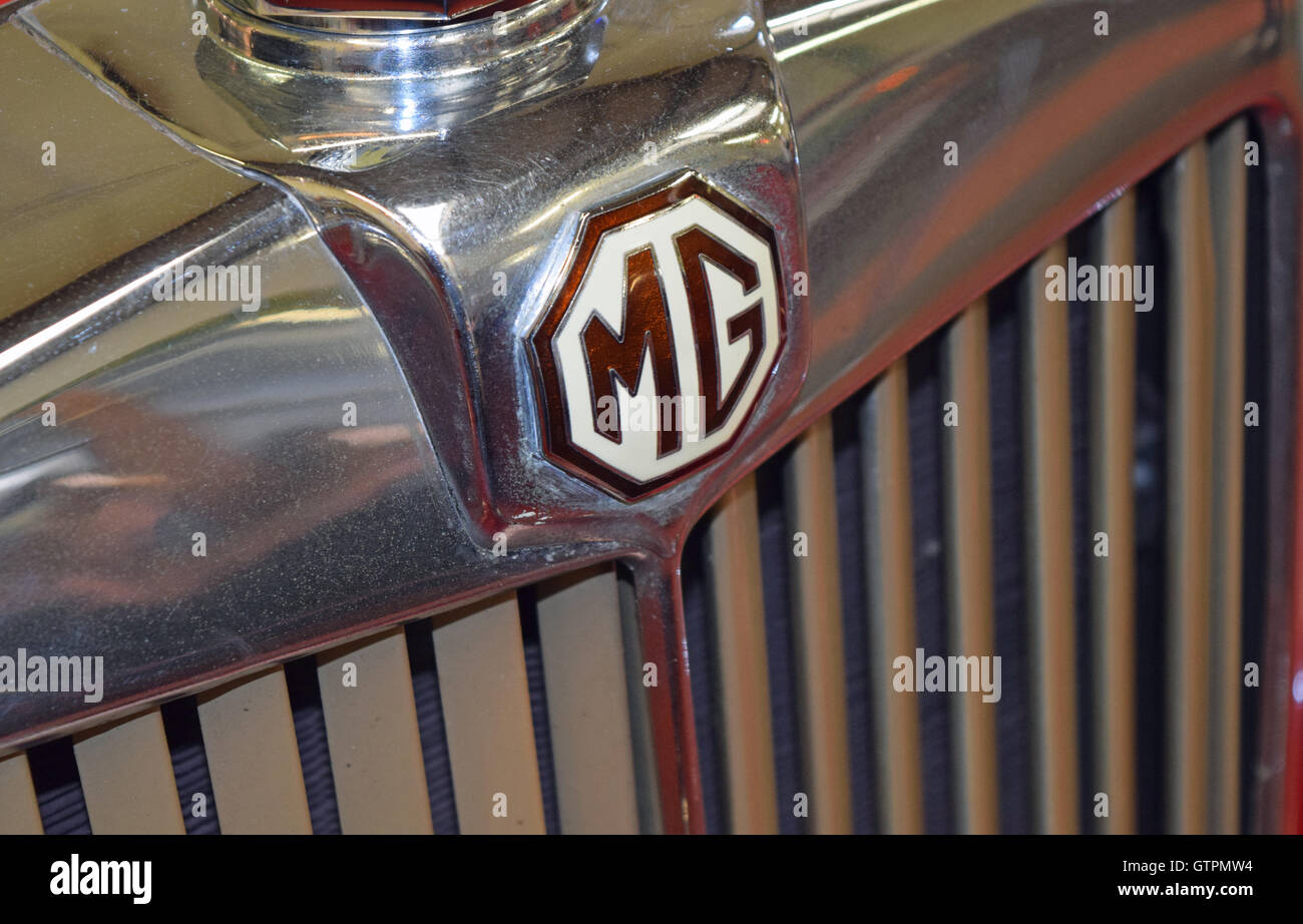 MG Vintage Sports Car (1951 MGTD) - MG Badge and Grill Stock Photo - Alamy