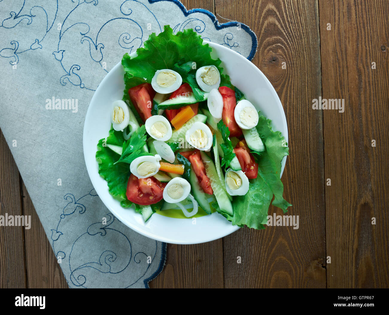 Ensalada imperial mixta - Mexican salad with quail eggs, vegetables ...
