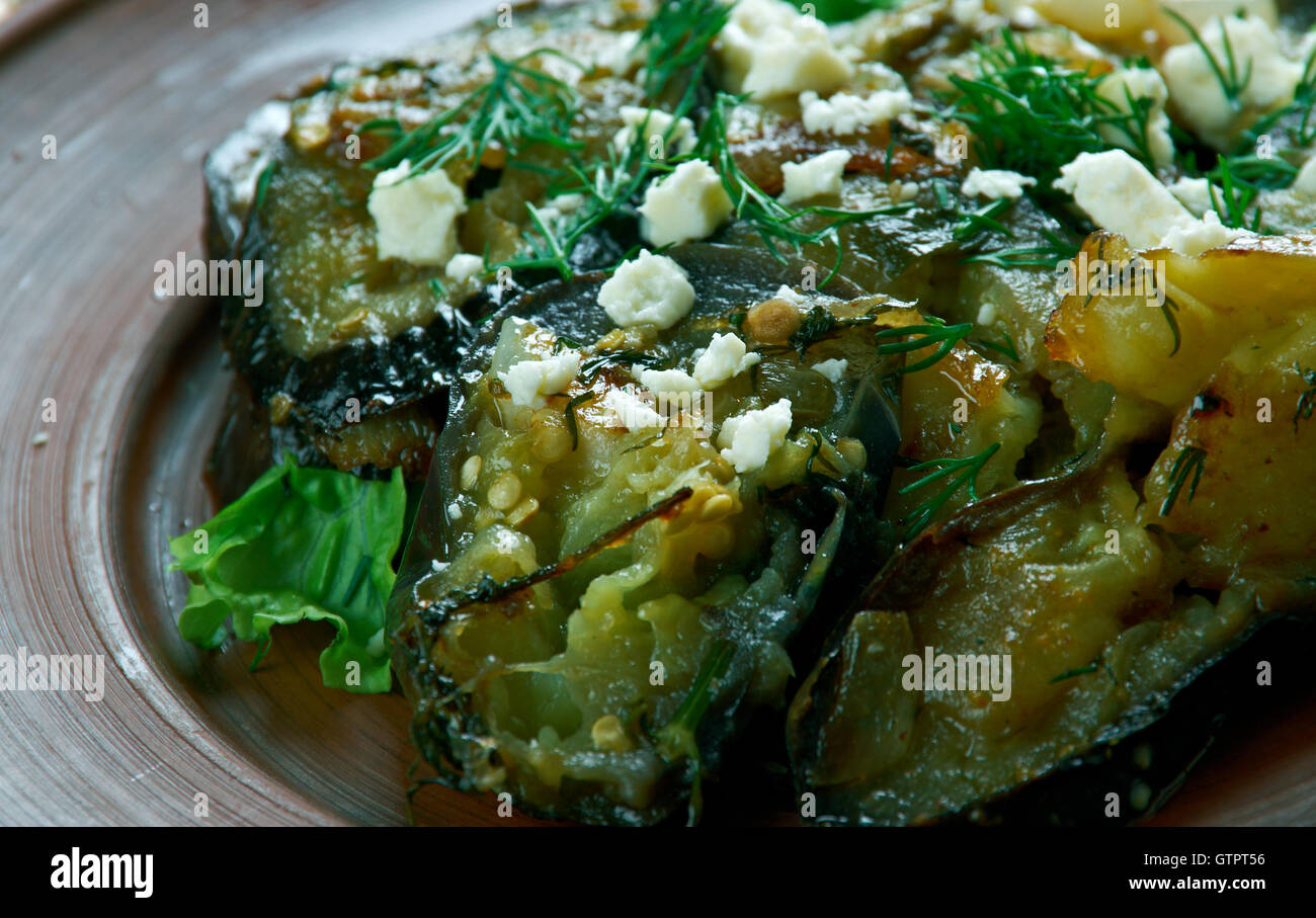 Beyaz Peynir Soslu Patlıcan.Steamed eggplant with white cheese.Turkish ...