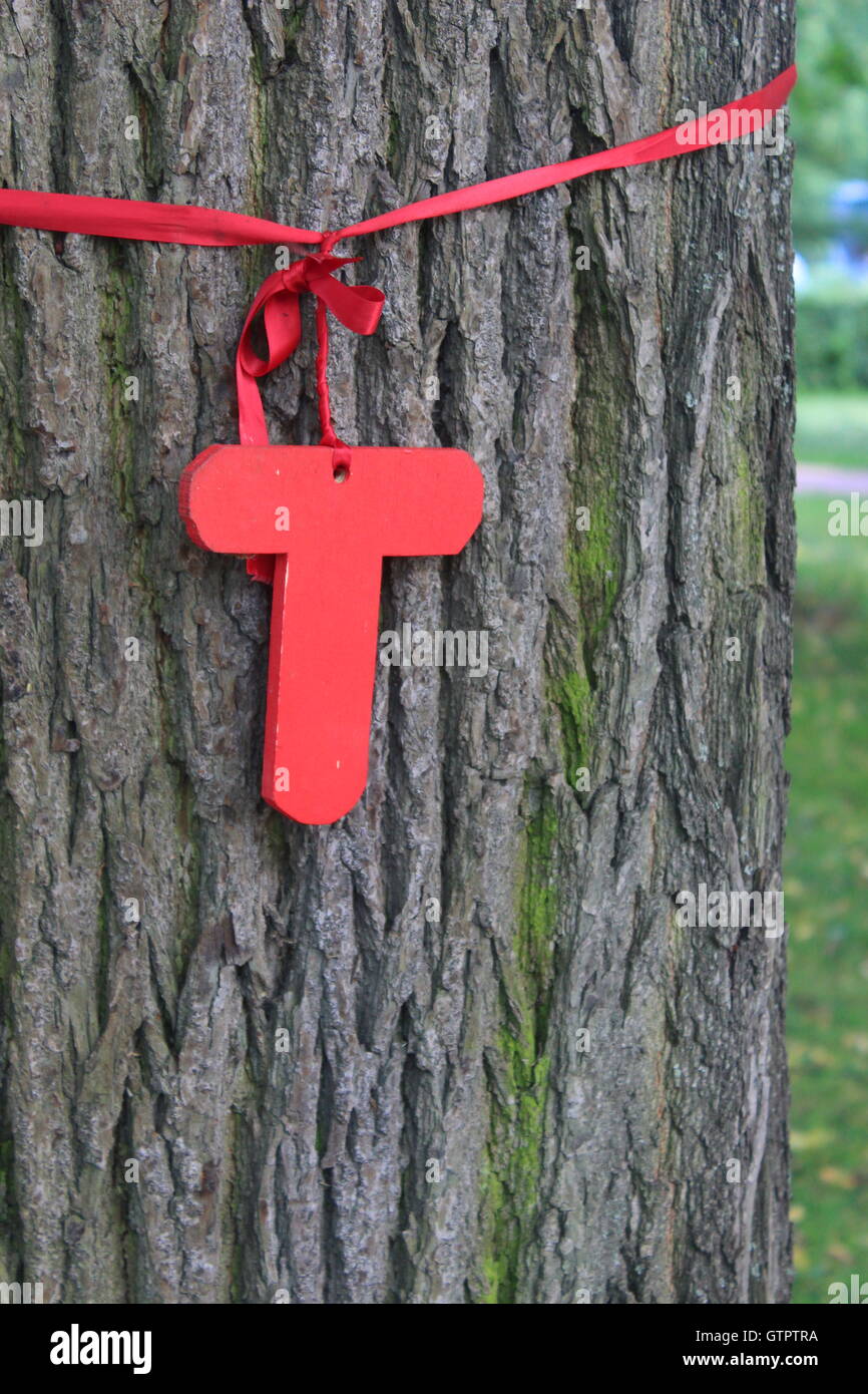Tied tree hi-res stock photography and images - Alamy