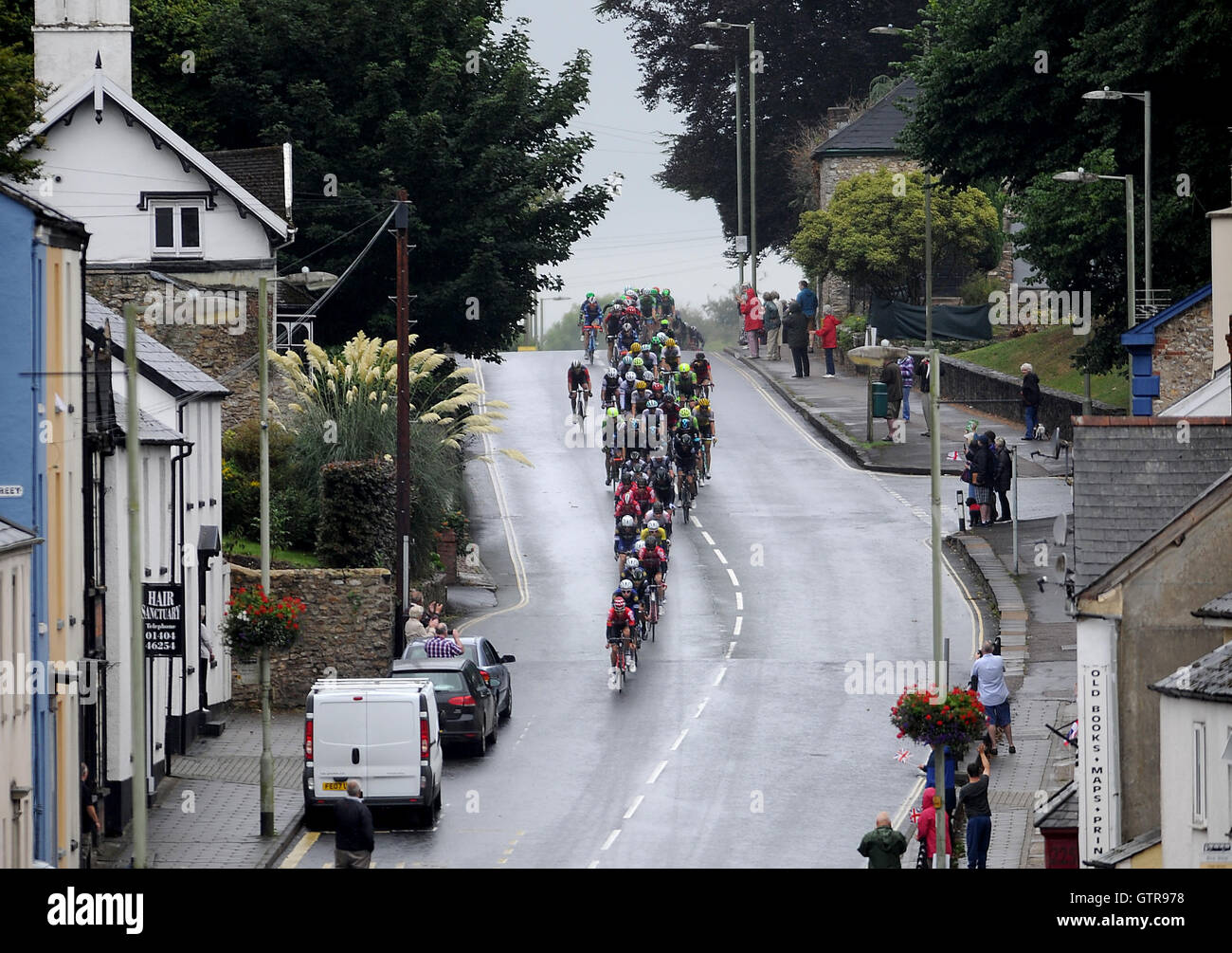 High street honiton hi-res stock photography and images - Alamy