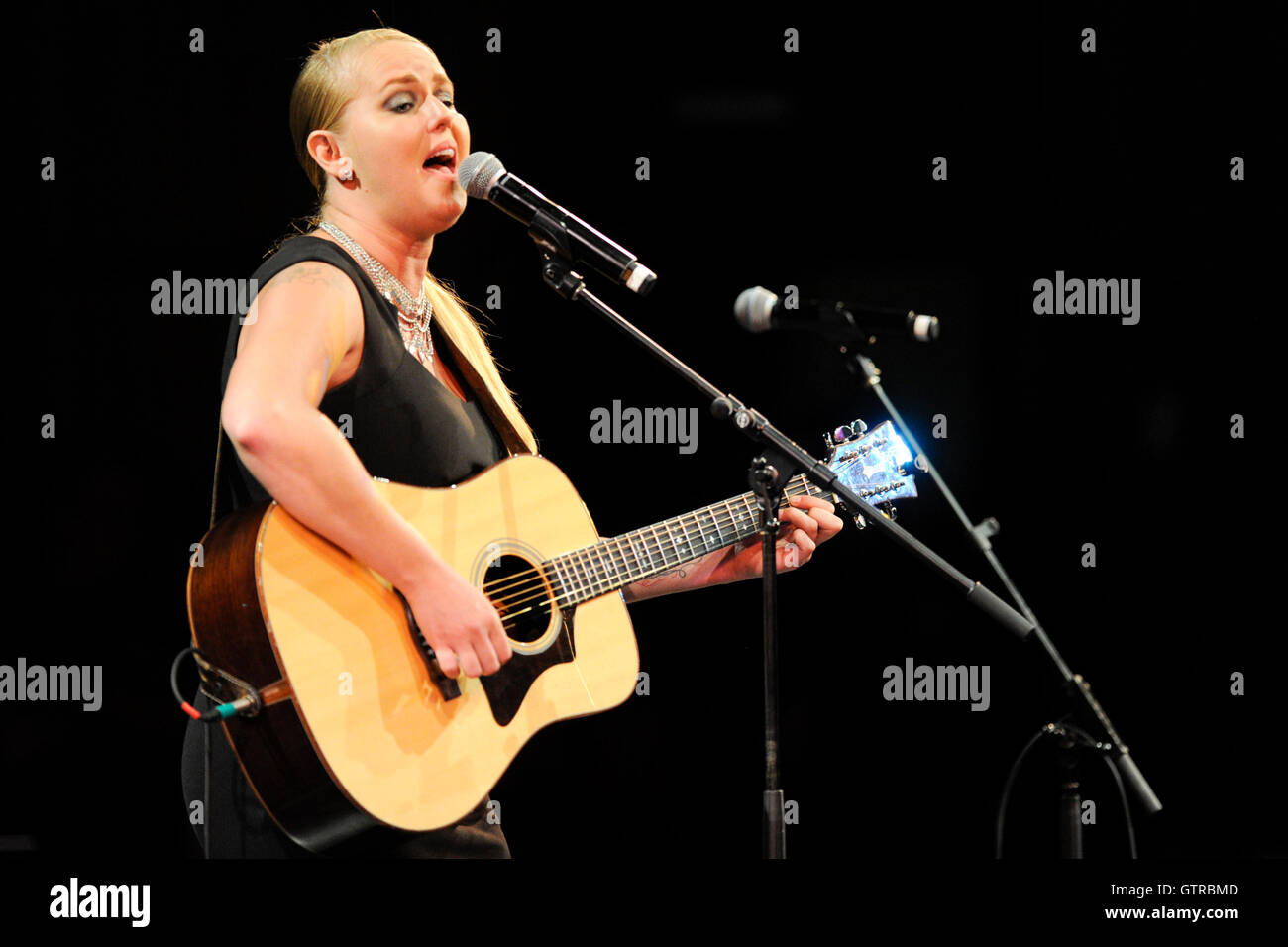 Ccma hi-res stock photography and images - Alamy