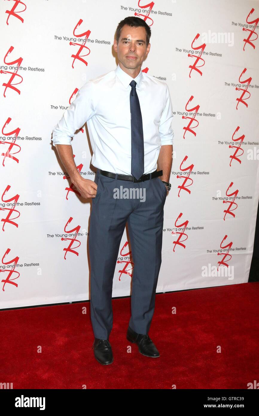 Los Angeles, CA, USA. 8th Sep, 2016. Jason Thompson at arrivals for THE ...