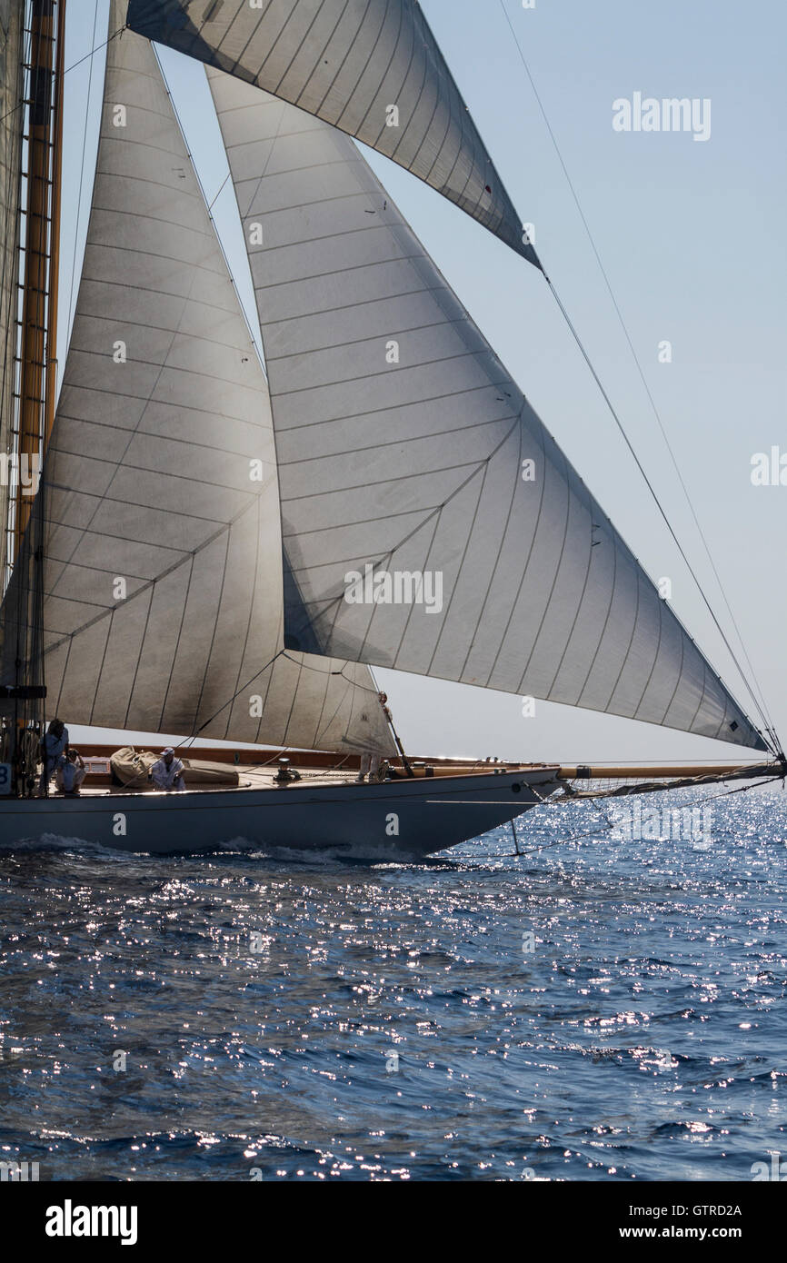 Classic yacht hi-res stock photography and images - Alamy