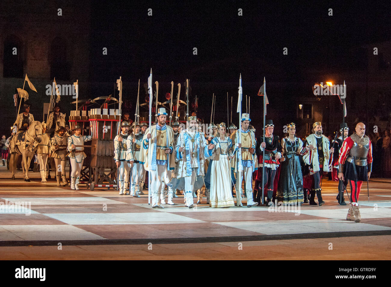 Human chess, italy hi-res stock photography and images - Alamy