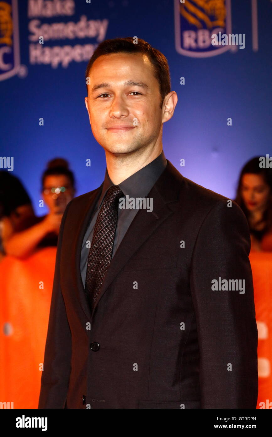 Toronto, Canada. 09th Sep, 2016. Actor Joseph Gordon-Levitt arrives at ...