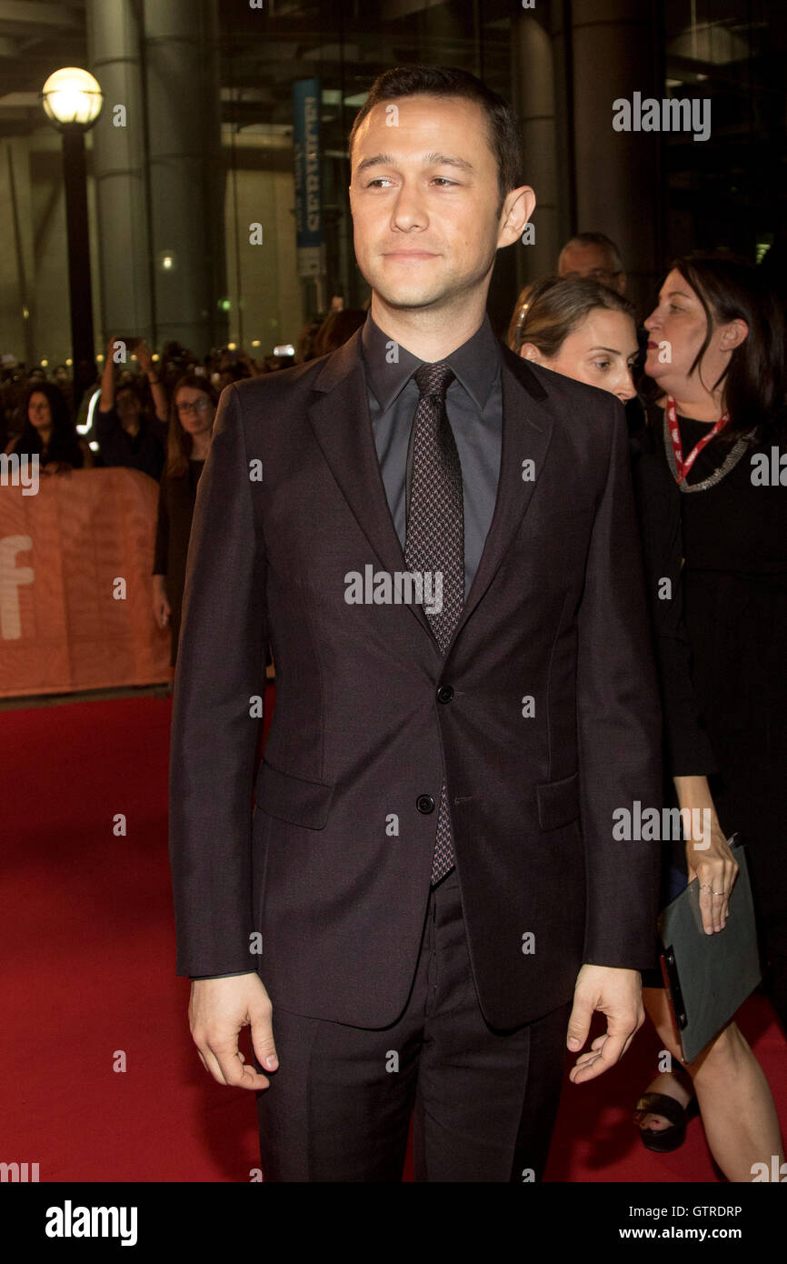 Toronto, Canada. 09th Sep, 2016. Actor Joseph Gordon-Levitt arrives at ...