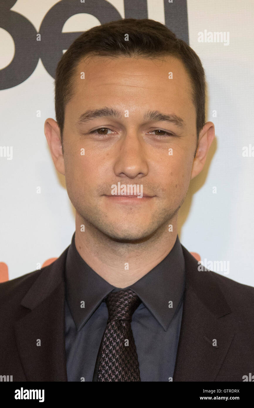 Toronto, Canada. 09th Sep, 2016. Actor Joseph Gordon-Levitt arrives at ...