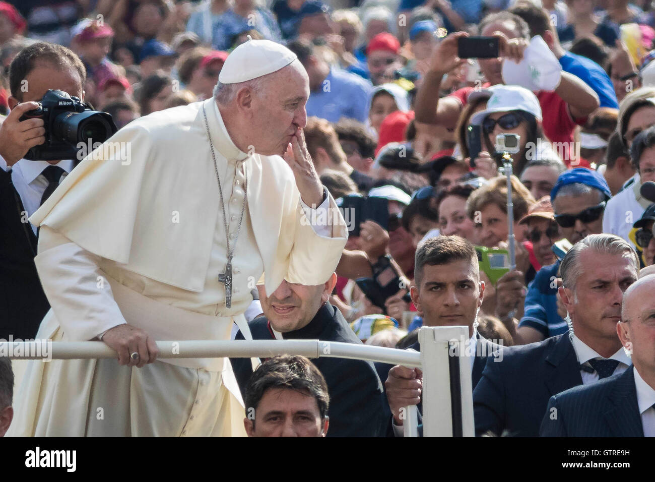 Vatican City, Vatican. 10th September, 2016. Pope Francis celebrates an ...