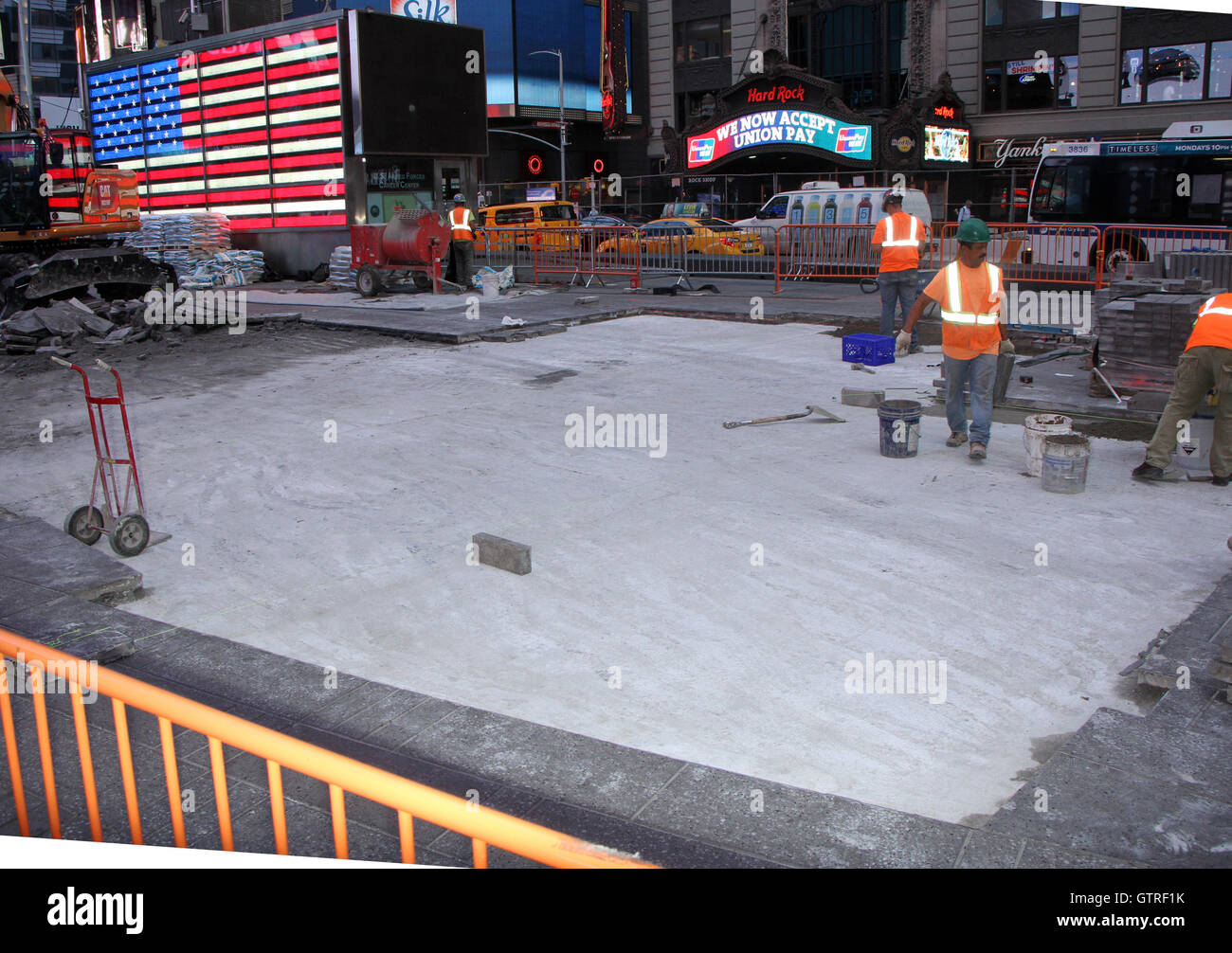 NEW YORK, NY-September 09: Crossroads of the World Time Square fixing ...