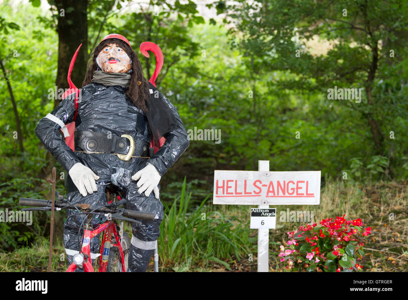 Fallen angel medieval art hi-res stock photography and images - Alamy