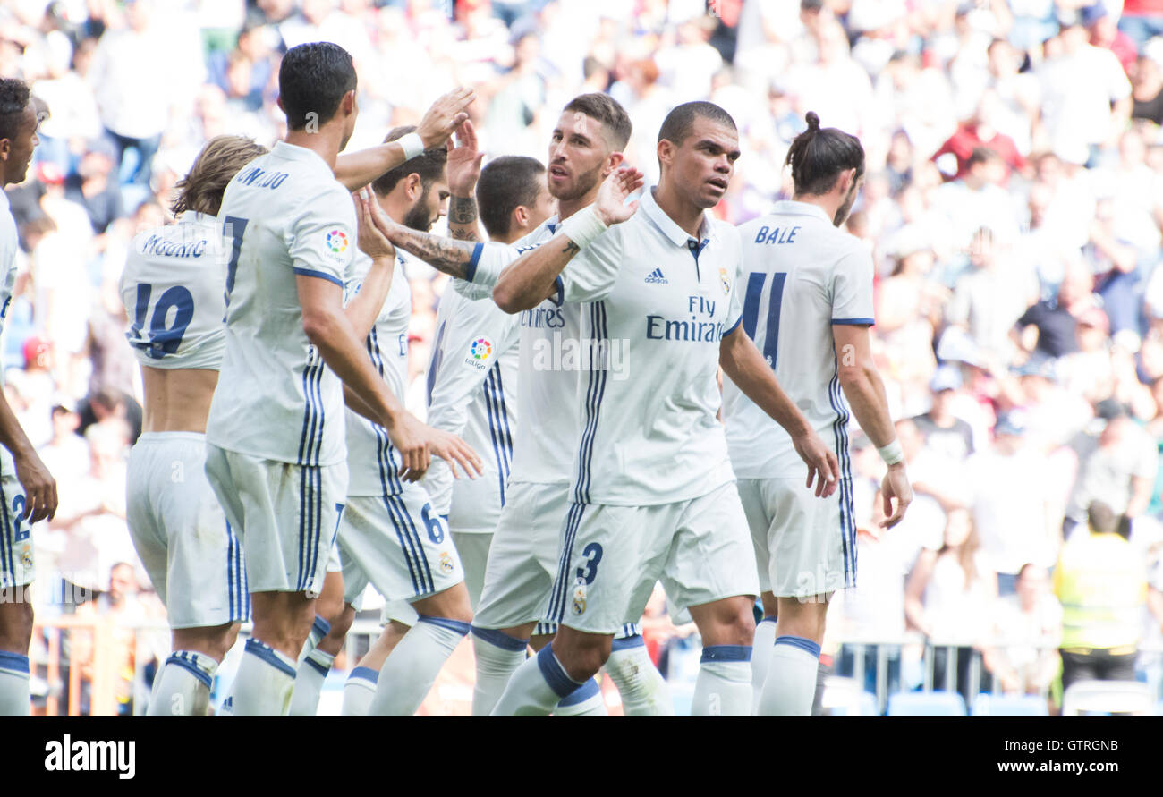 Real madrids football stadium hi-res stock photography and images - Alamy