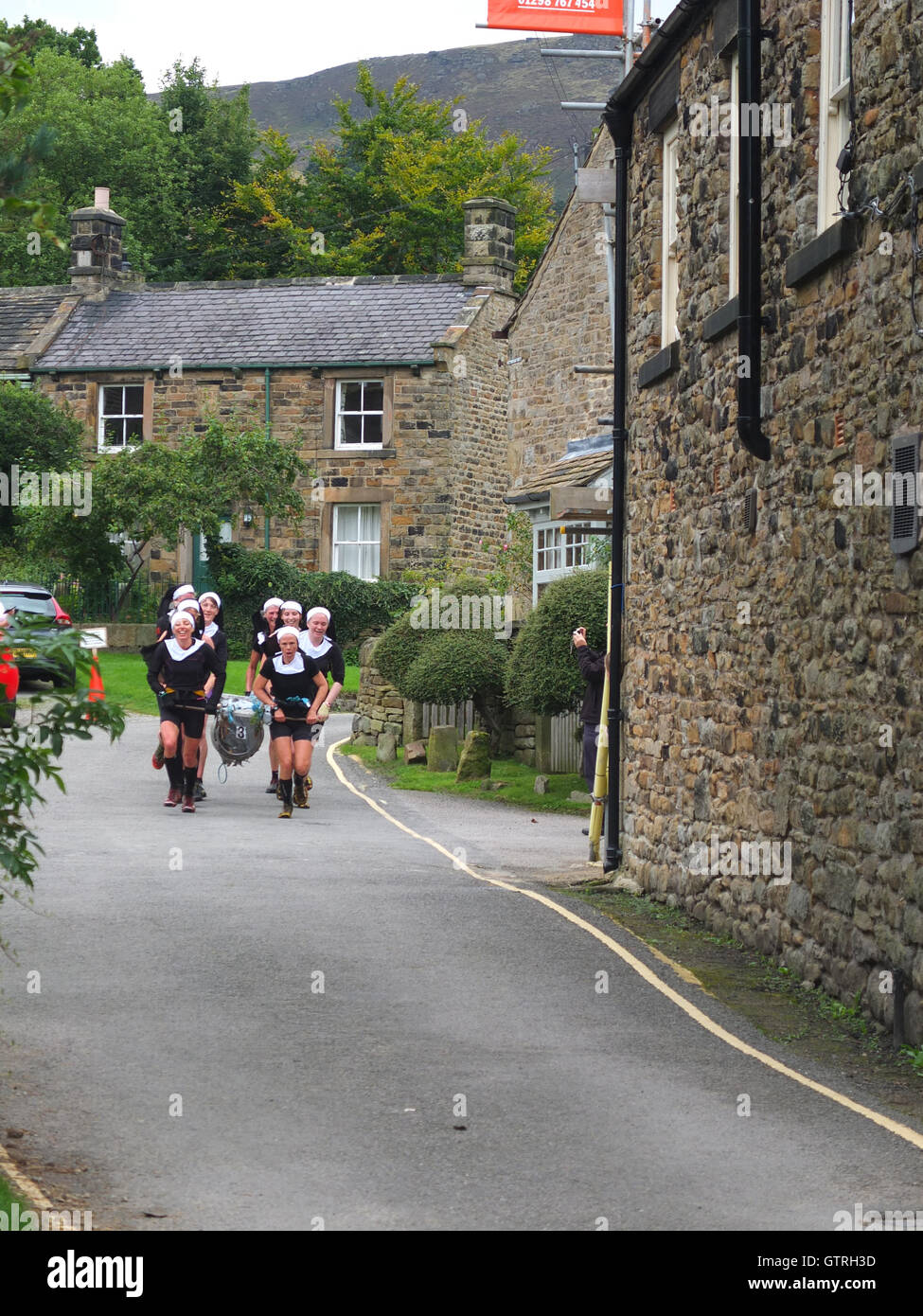 Snake pass inn hi-res stock photography and images - Alamy