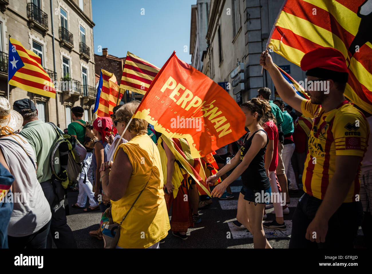 Flags of occitania hi-res stock photography and images - Alamy