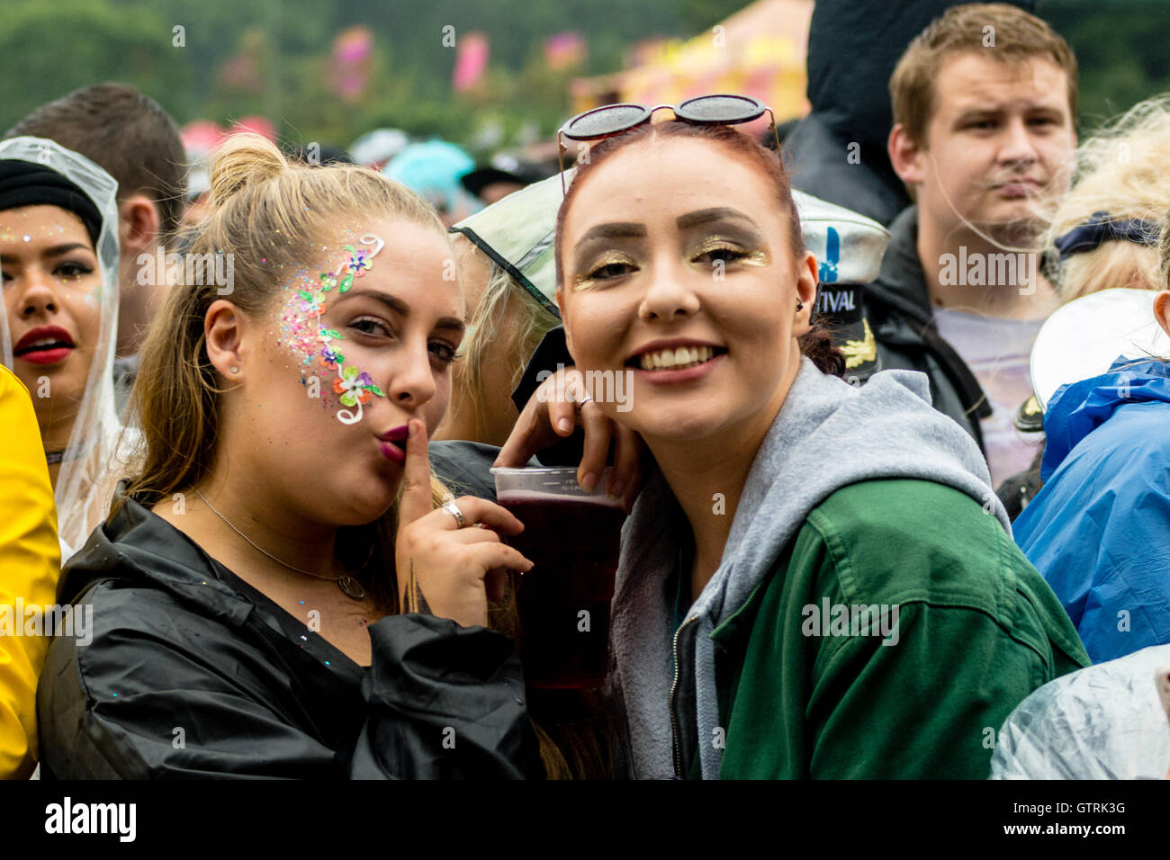Bestival, UK. 10th Sep, 2016. Crowd Shots at Bestival Robin Hill ...