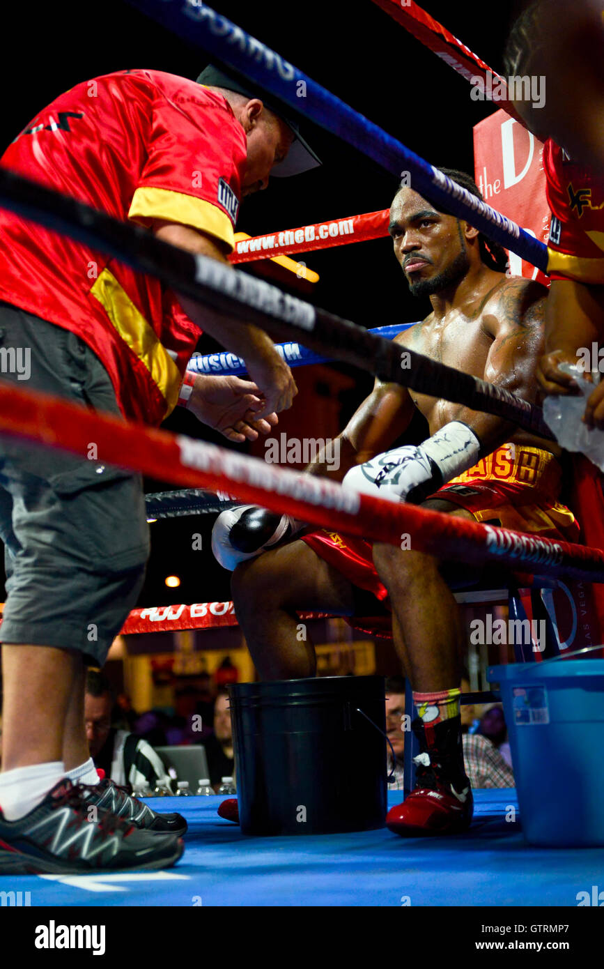 Boxing round card hi-res stock photography and images - Alamy