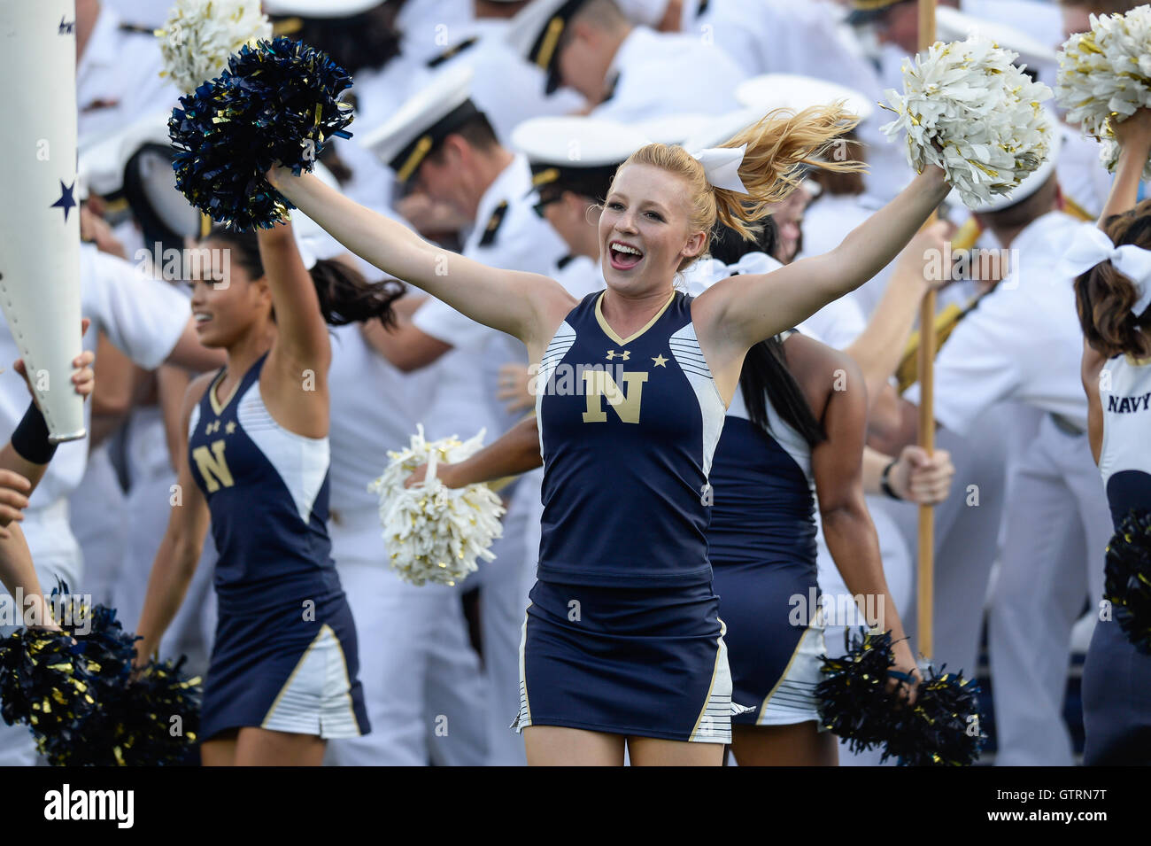 Annapolis, Maryland, USA. 10th Sep, 2016. A Navy Cheerleader dances to ...