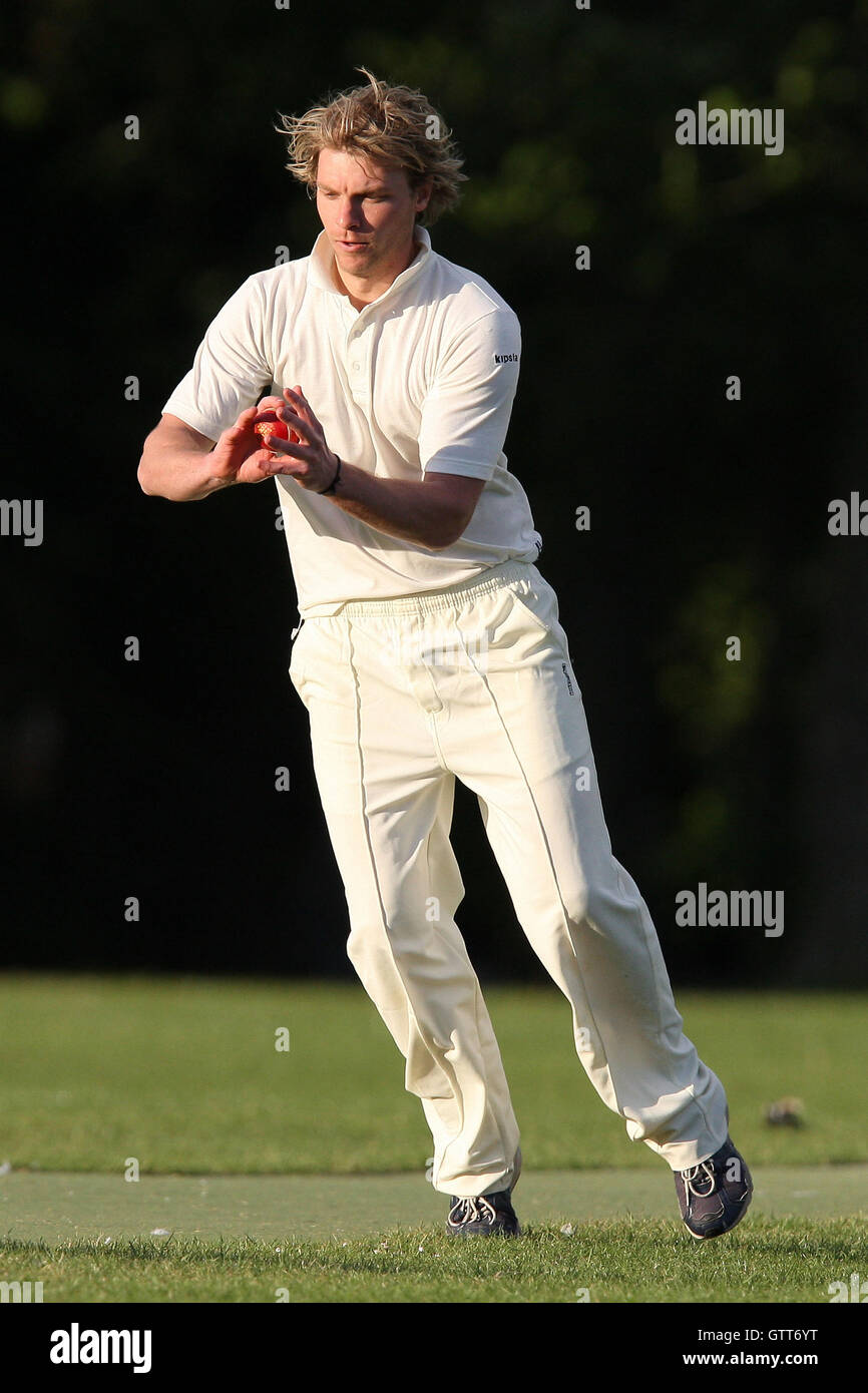 Tower Cavaliers CC vs East London CCC - Victoria Park Community Cricket ...