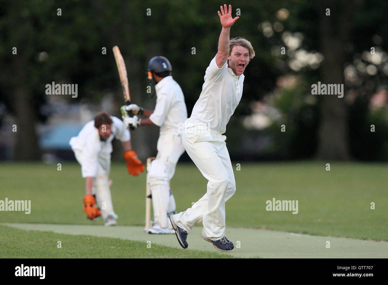 Tower Cavaliers CC vs East London CCC - Victoria Park Community Cricket ...