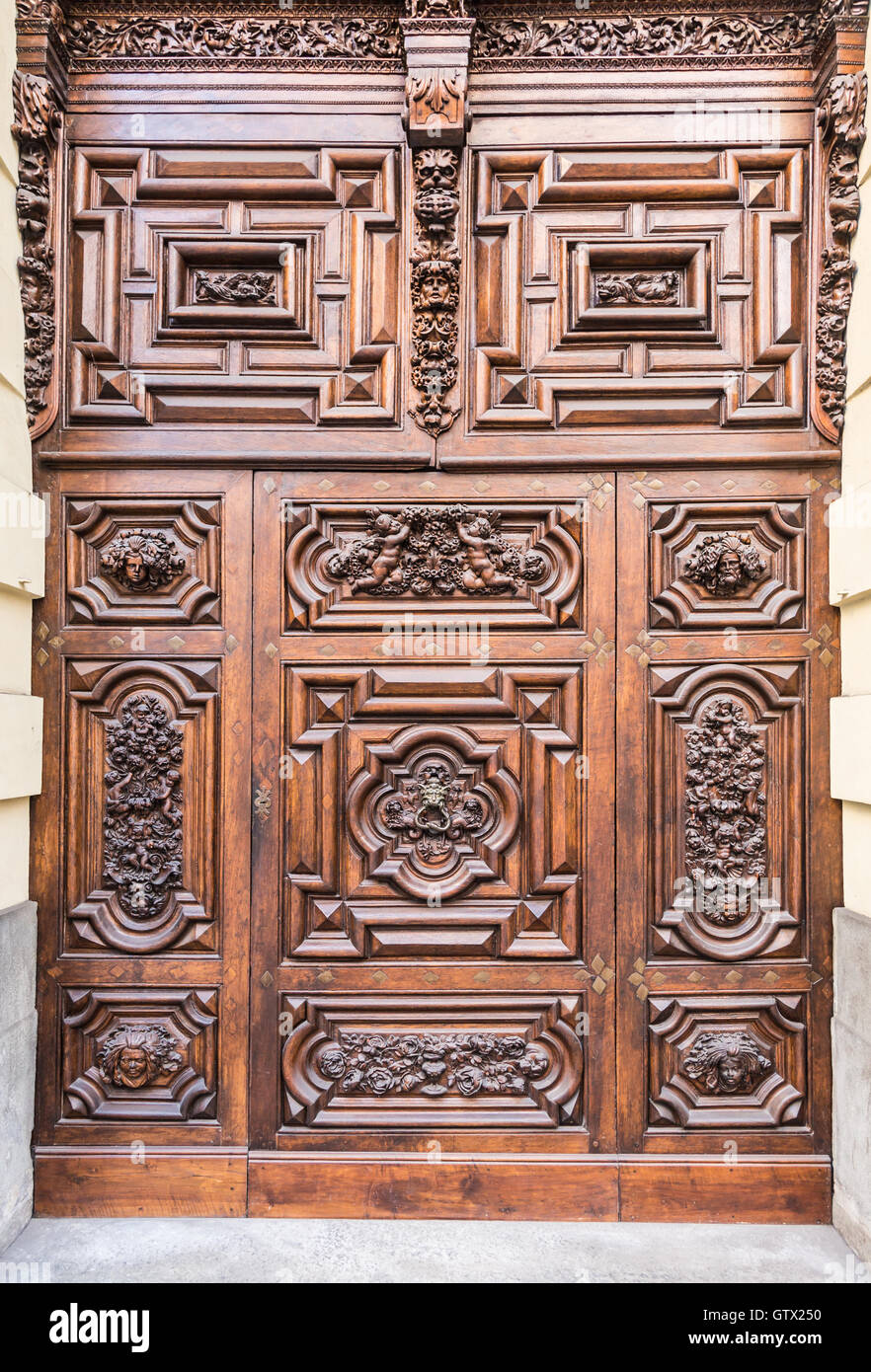 Devil door hi-res stock photography and images - Alamy