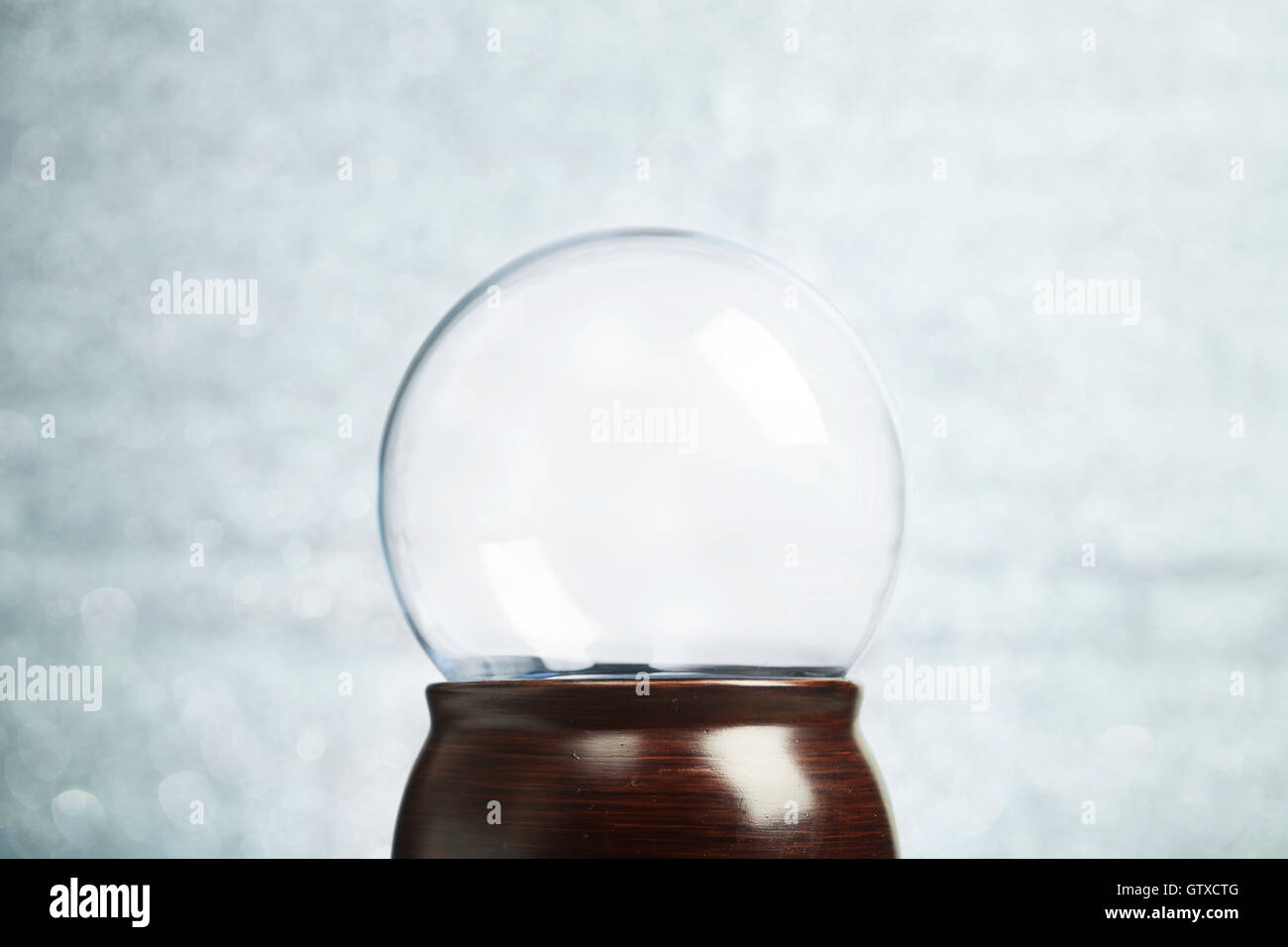 Silver snowglobe hi-res stock photography and images - Alamy