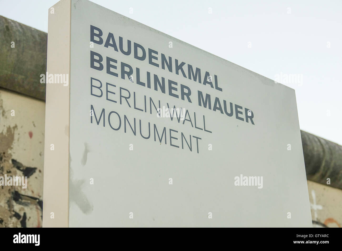 Berlin Wall Memorial - Original Berliner Mauer Stock Photo - Alamy