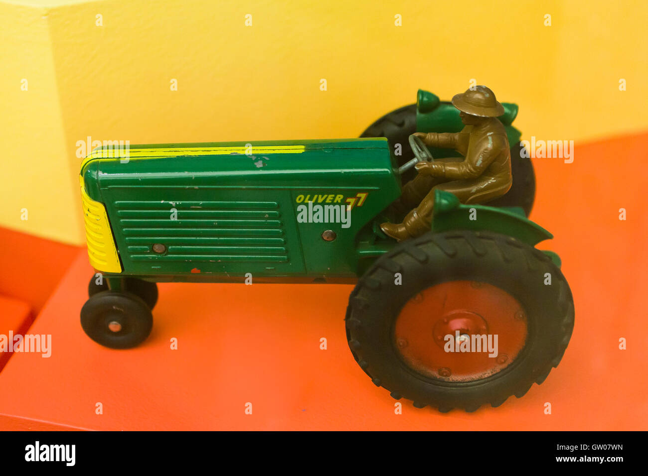 Oliver 77 tractor, die cast toy, circa 1948 -USA Stock Photo - Alamy