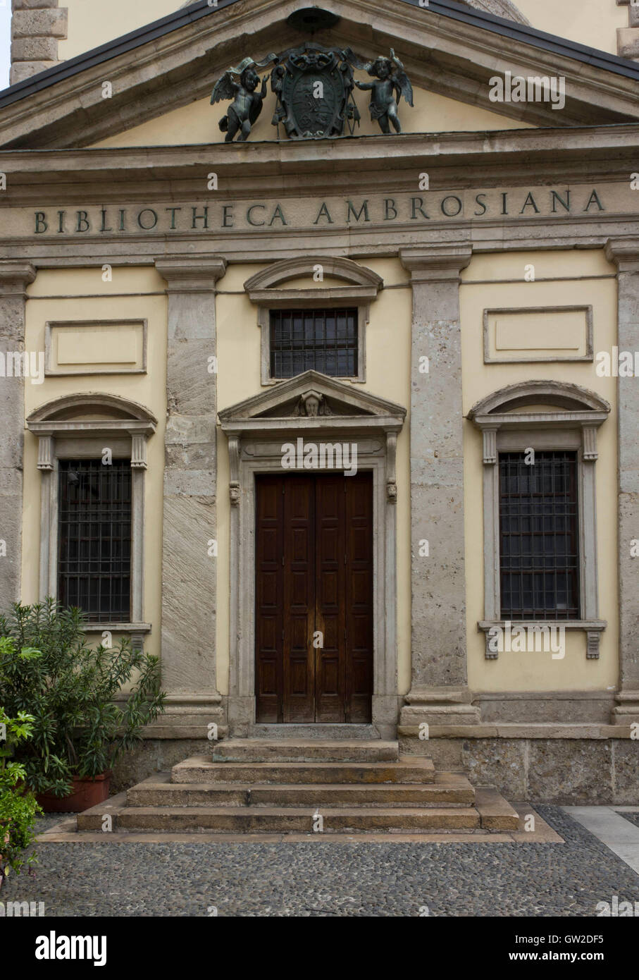 Milan ambrosiana library hi-res stock photography and images - Alamy